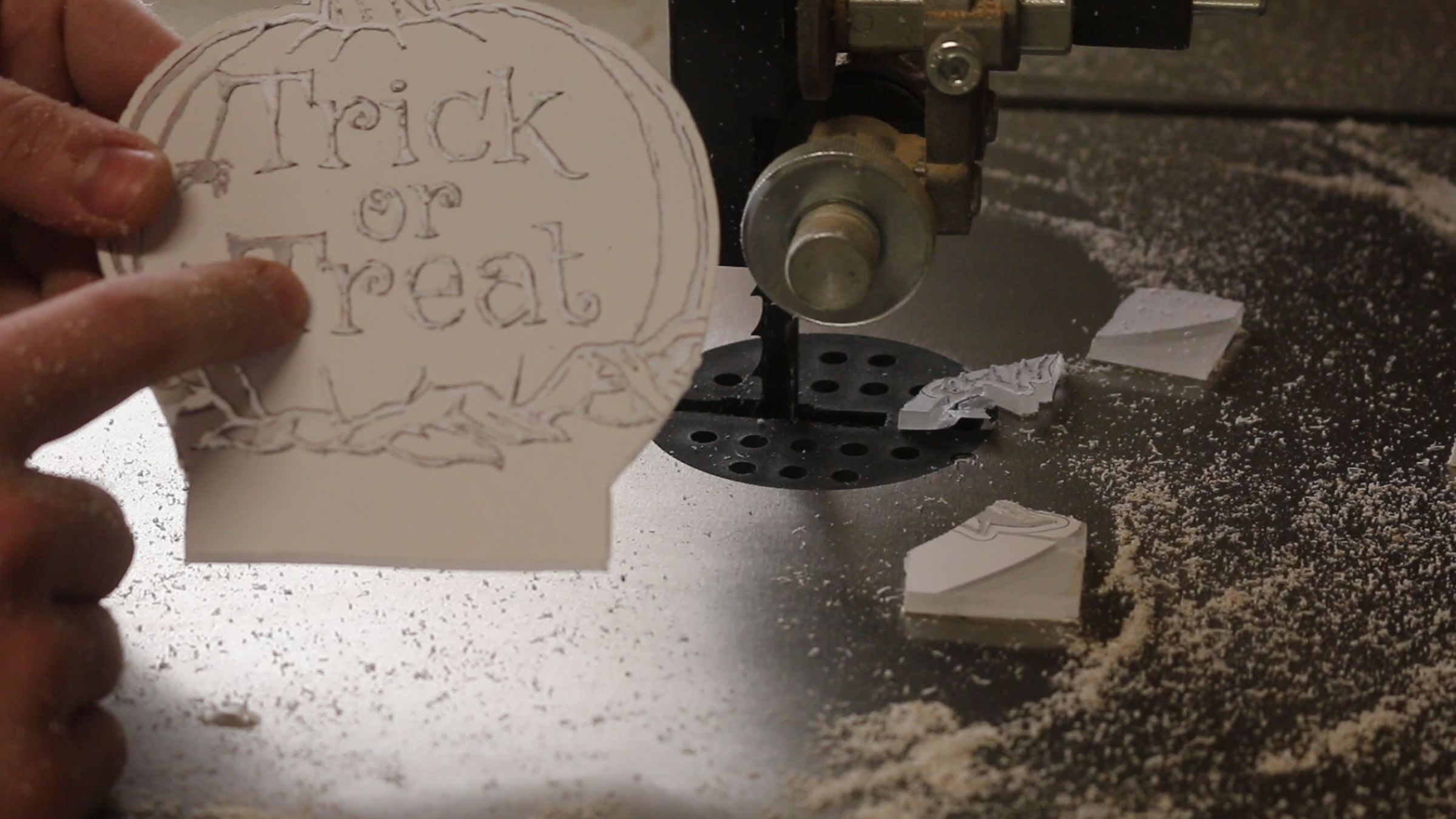 How to Make a Halloween Sign Using Perspex & L.E.D's : 6 Steps (with ...