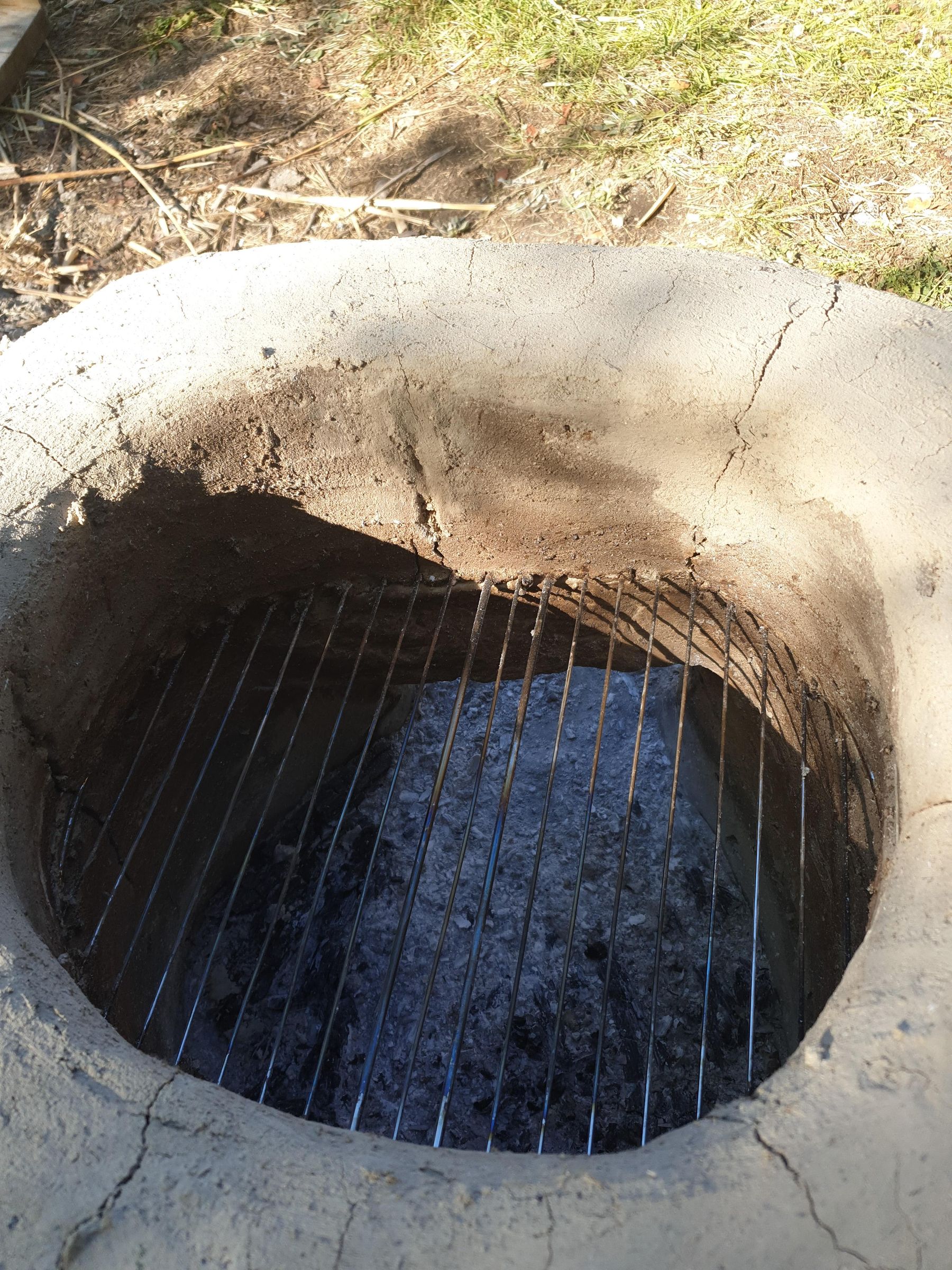 Primitive Pottery Wood Firing Updraft Kiln : 7 Steps (with Pictures ...