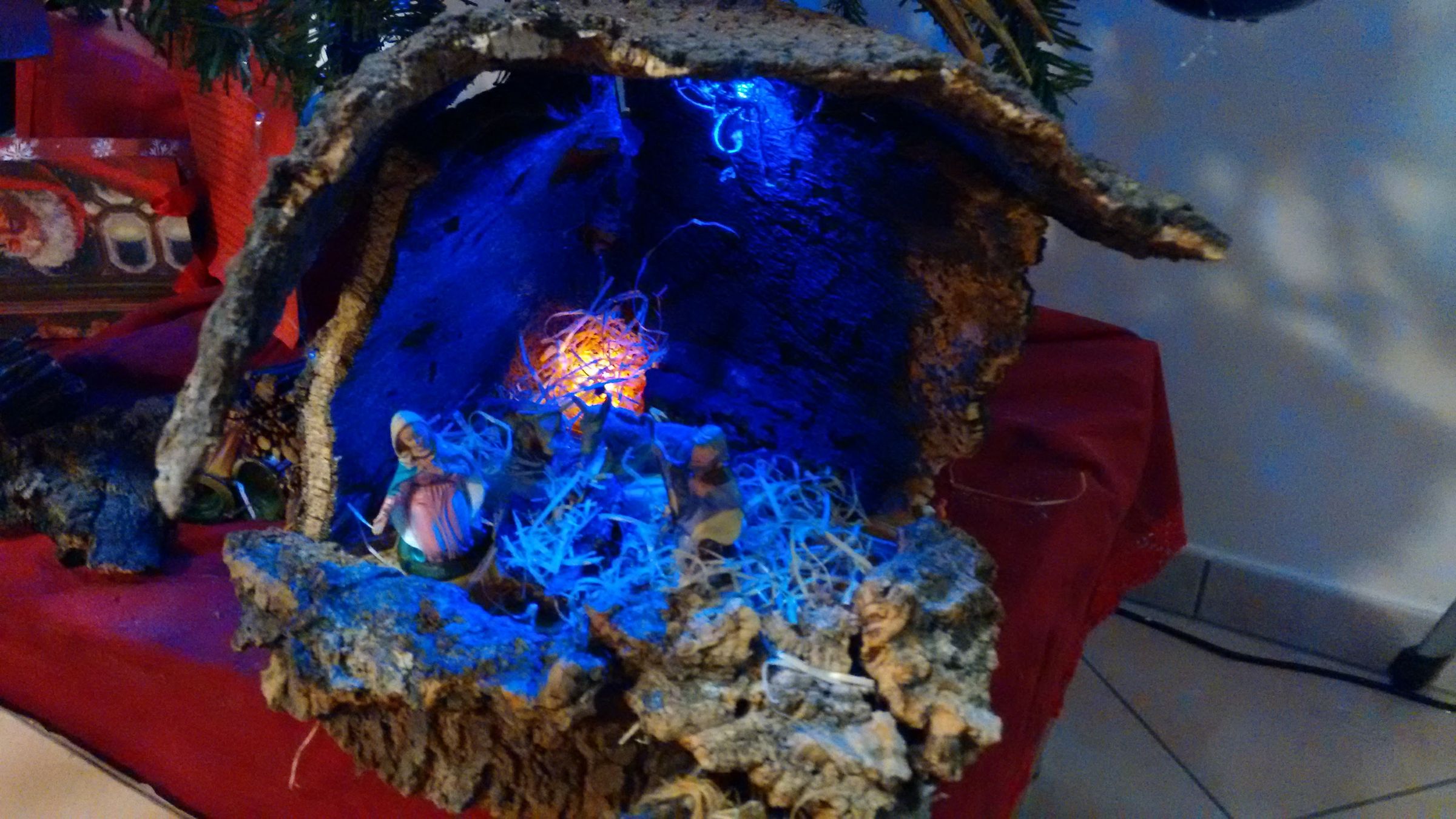 Quick'n'easy Fireplace for Nativity Scene (presepe) - Instructables