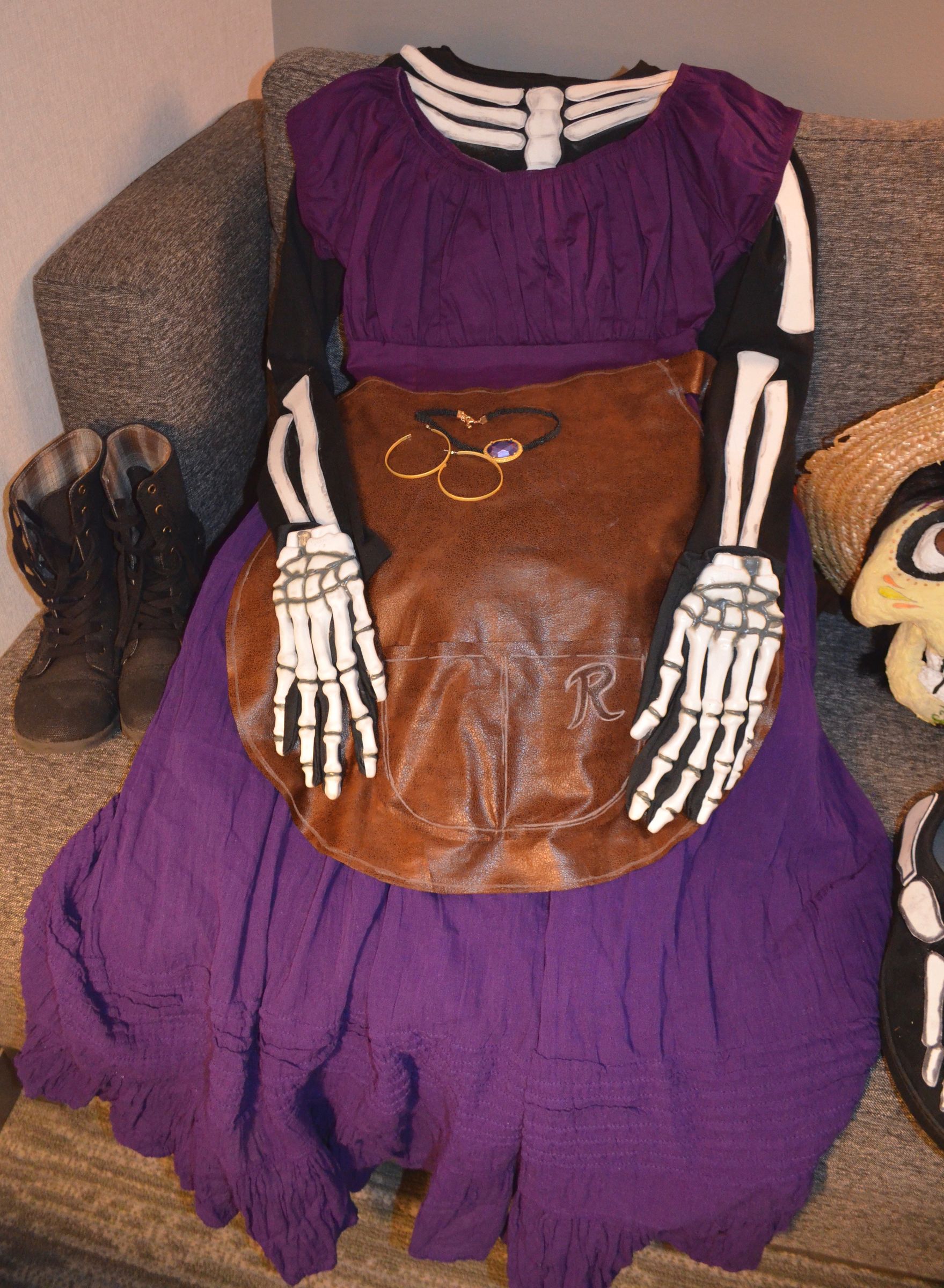 Mama Imelda and Hector Rivera From Coco - Instructables