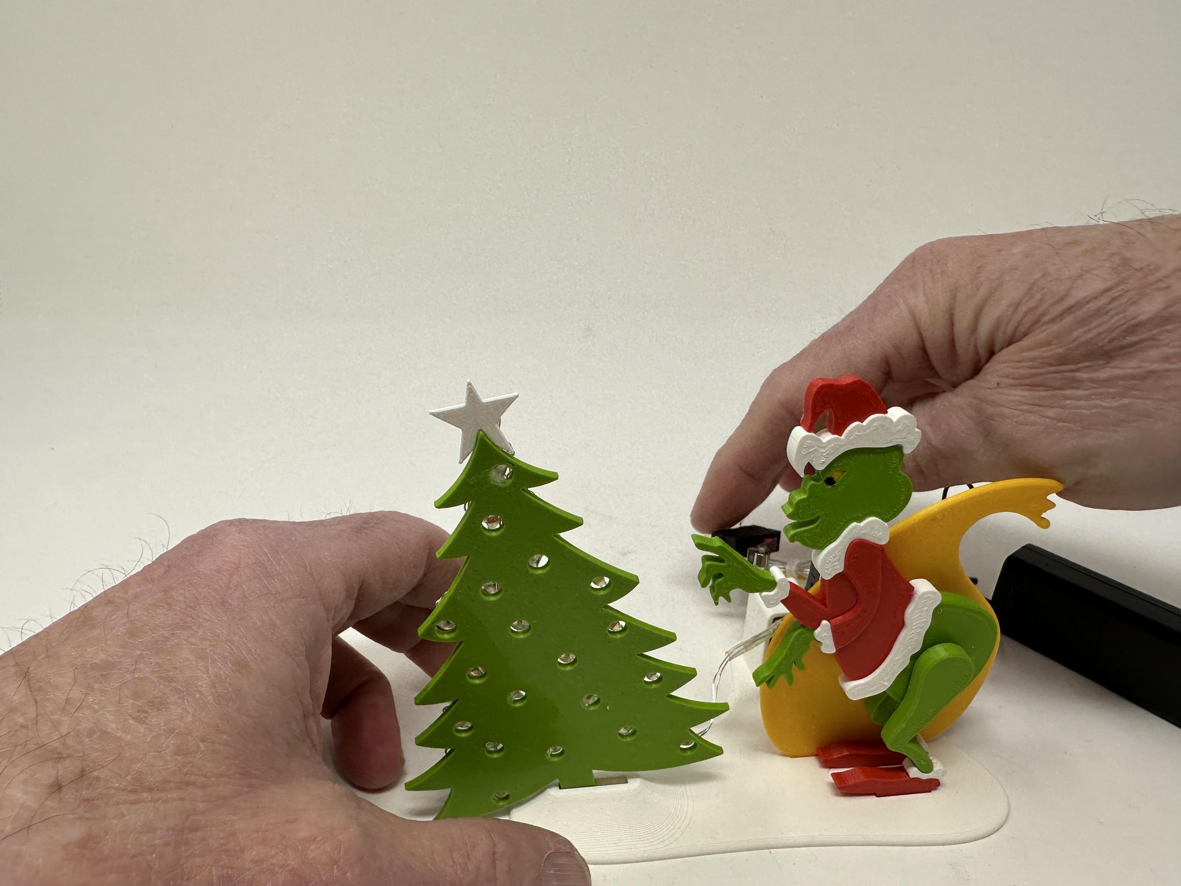 The Grinch's Christmas Tree. : 6 Steps (with Pictures) - Instructables