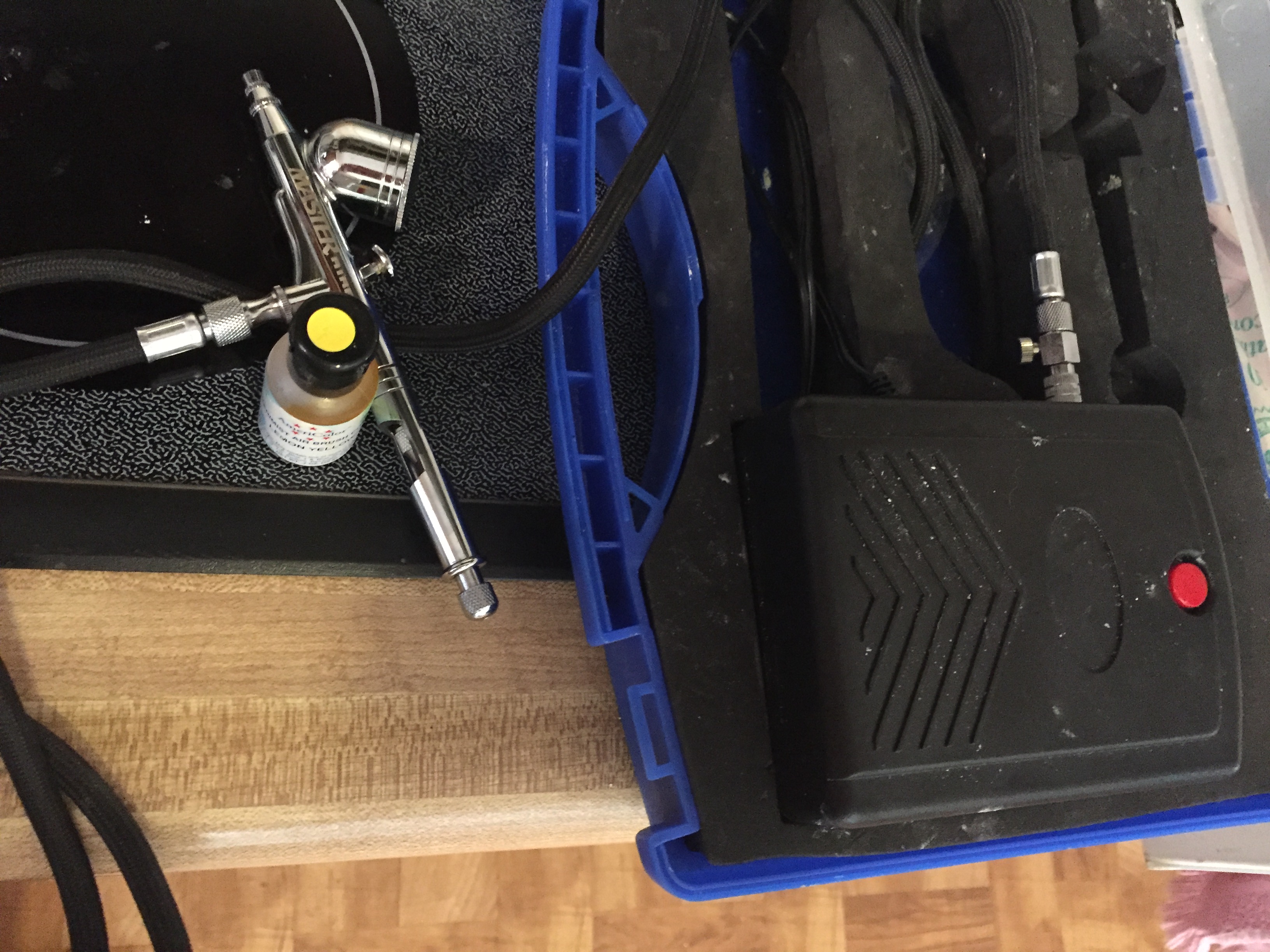 Ghoulishly Bleeding Wedding Cake : 5 Steps (with Pictures) - Instructables