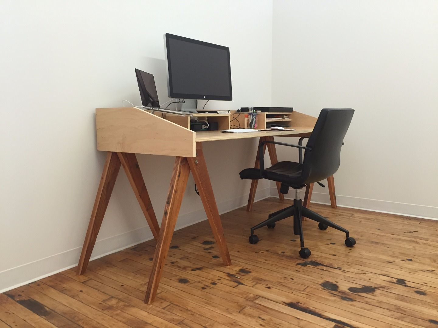 Campaign Desk : 4 Steps (with Pictures) - Instructables