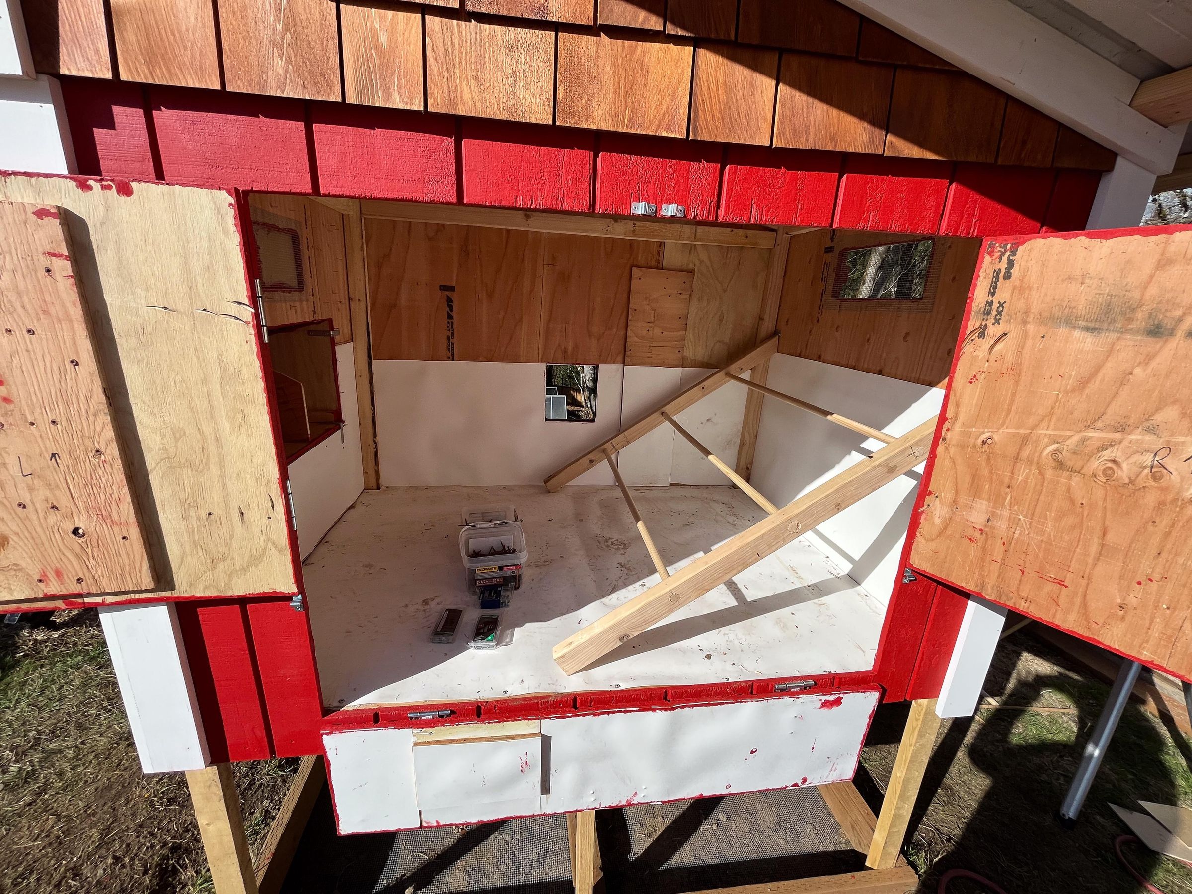 Build a DIY Chicken Palace : 7 Steps (with Pictures) - Instructables