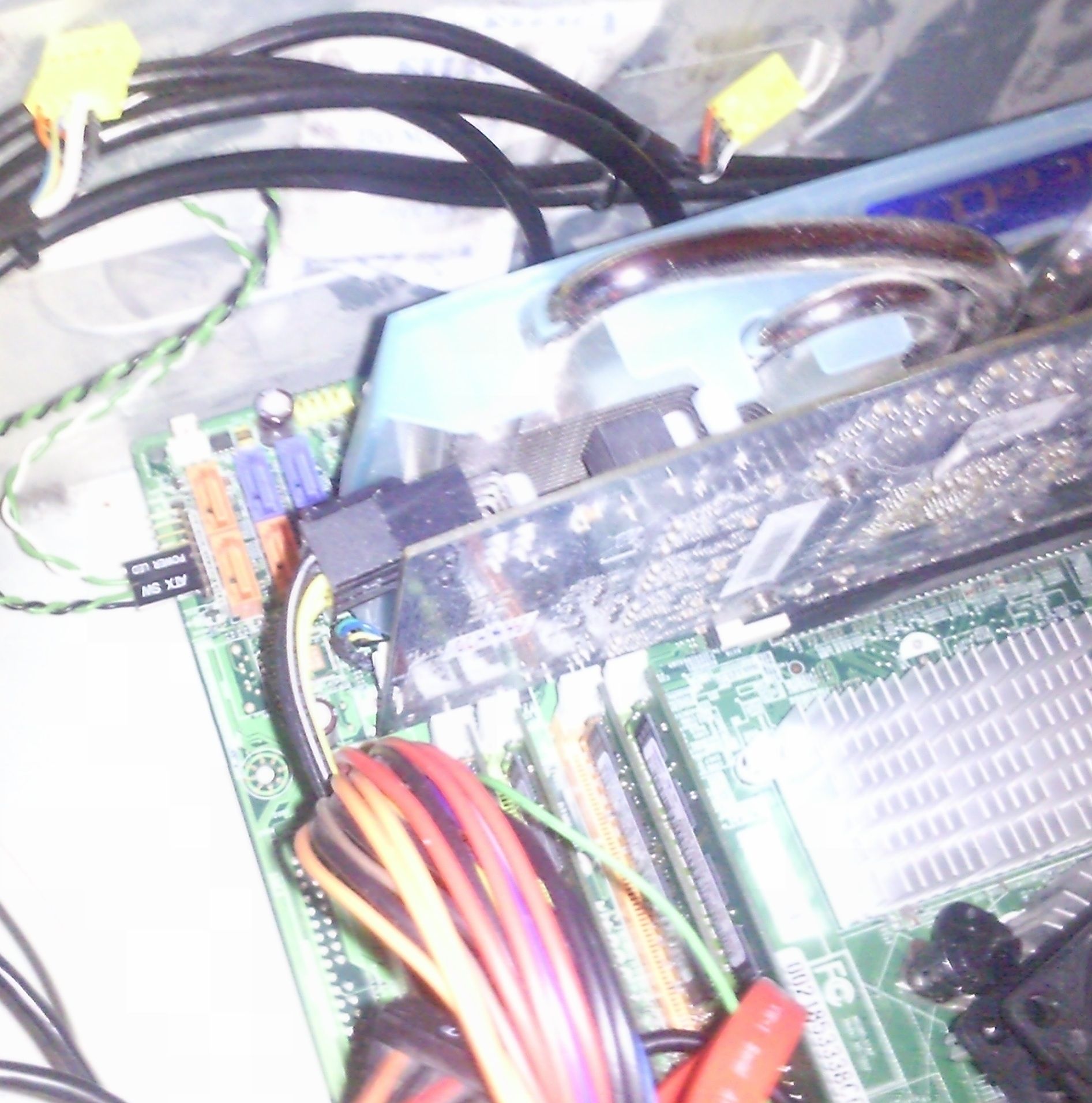 Guide on How To: Switch the Old Graphics Card and Install a New One : 4 ...