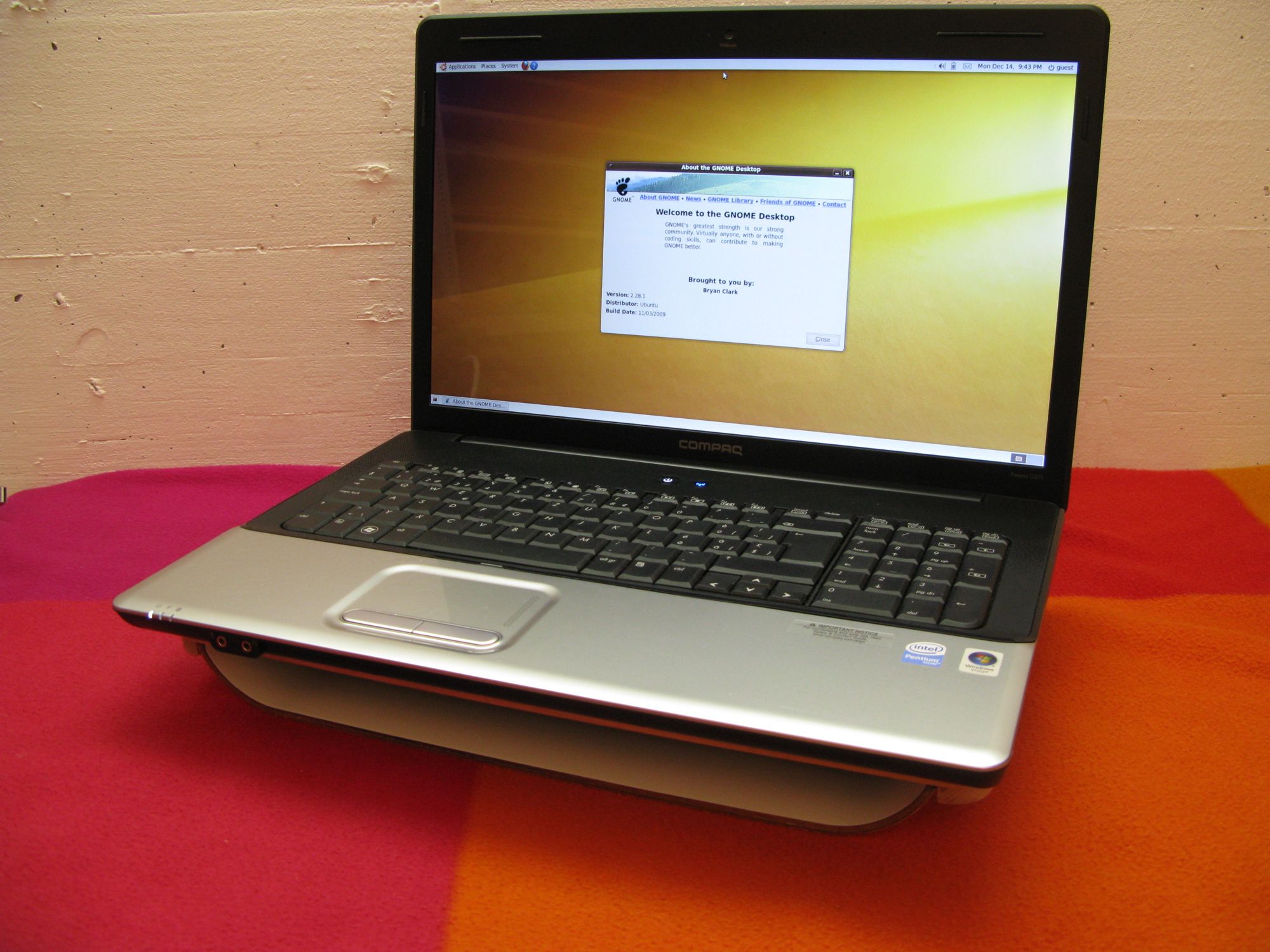 everybody-else-is-making-a-laptop-stand-so-why-can-t-i-8-steps