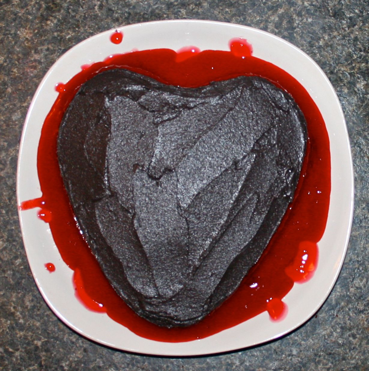 Bleeding Heart Cake : 4 Steps - Instructables