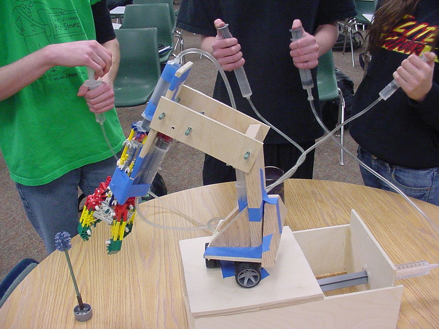 My Working Knex Robot - Instructables