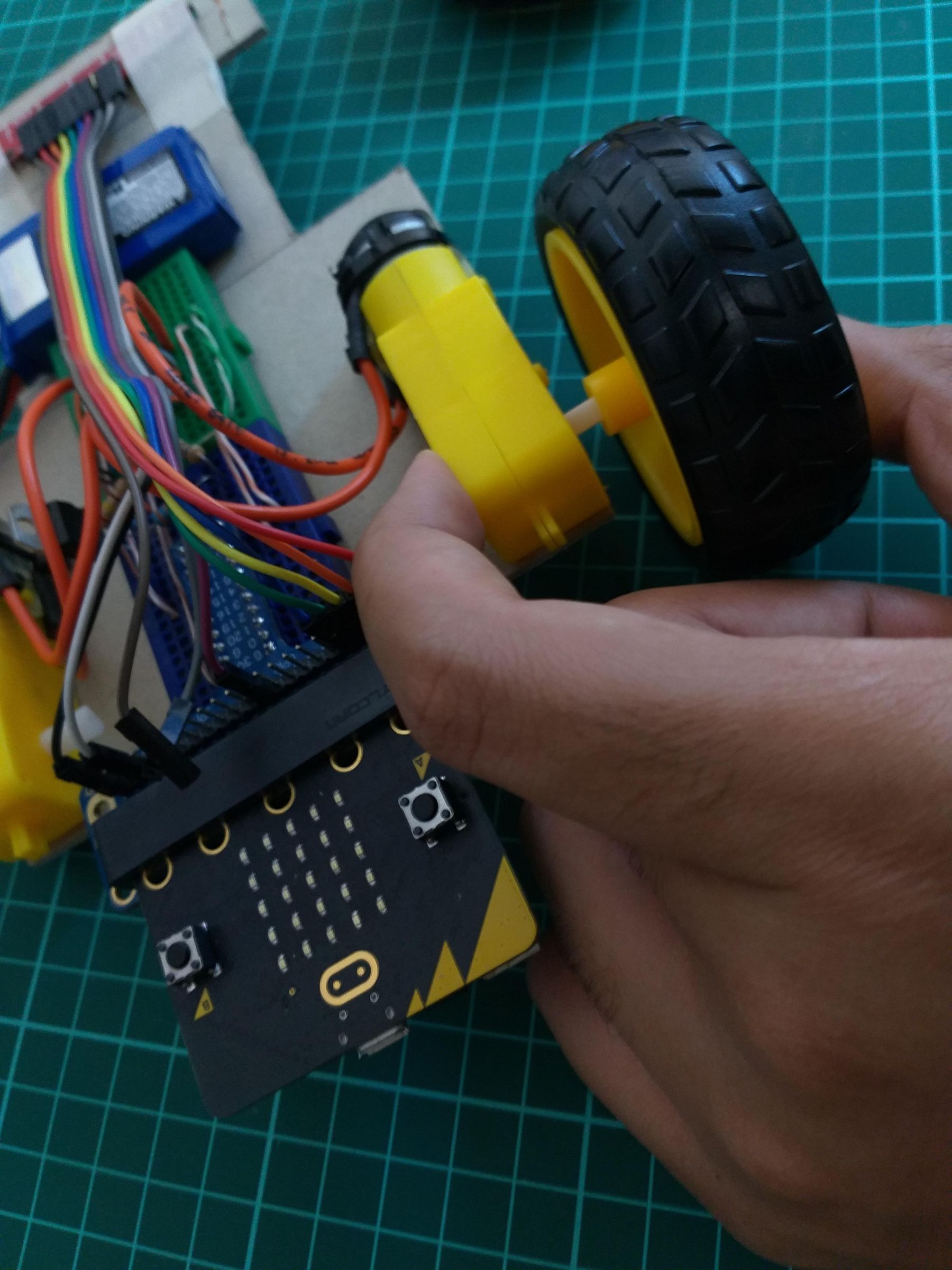 Micro:bit Line Following Robot : 7 Steps (with Pictures) - Instructables