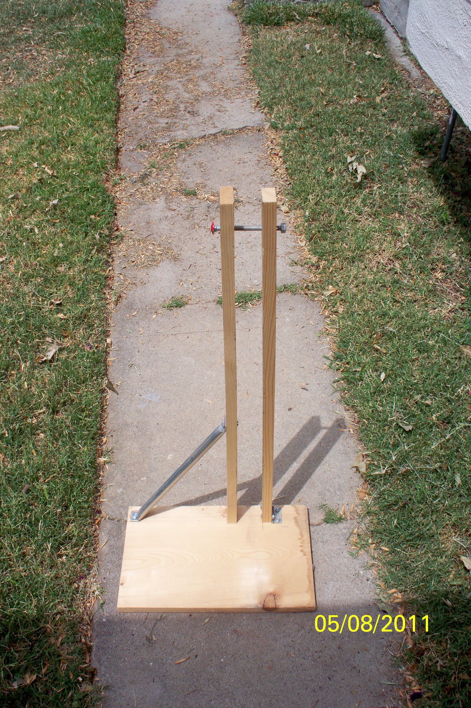 Make an Easy to Build Bike Stand : 5 Steps - Instructables