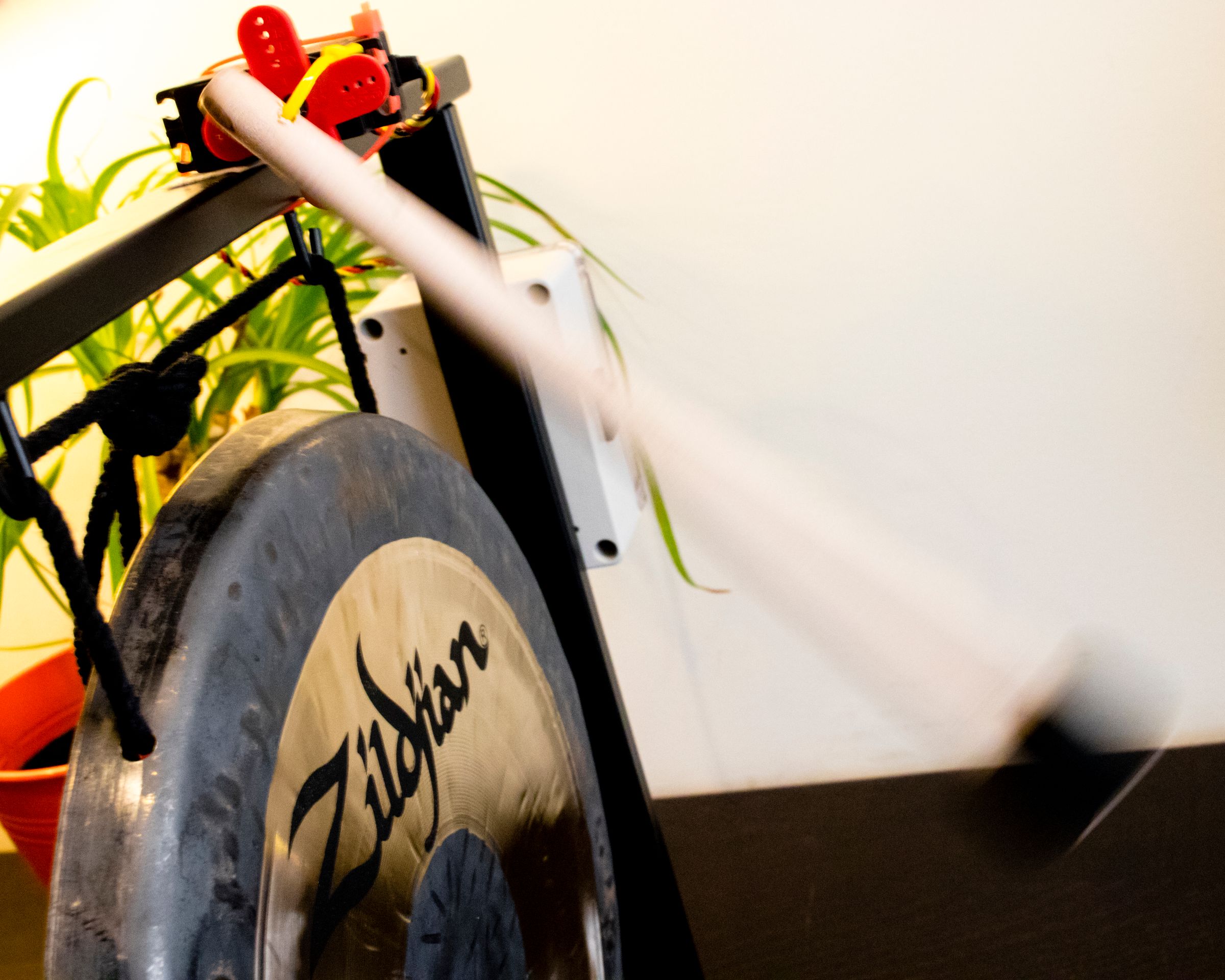 Robot Gong: Ultimate Hackaton Project Idea for Sales and Product Geeks ...