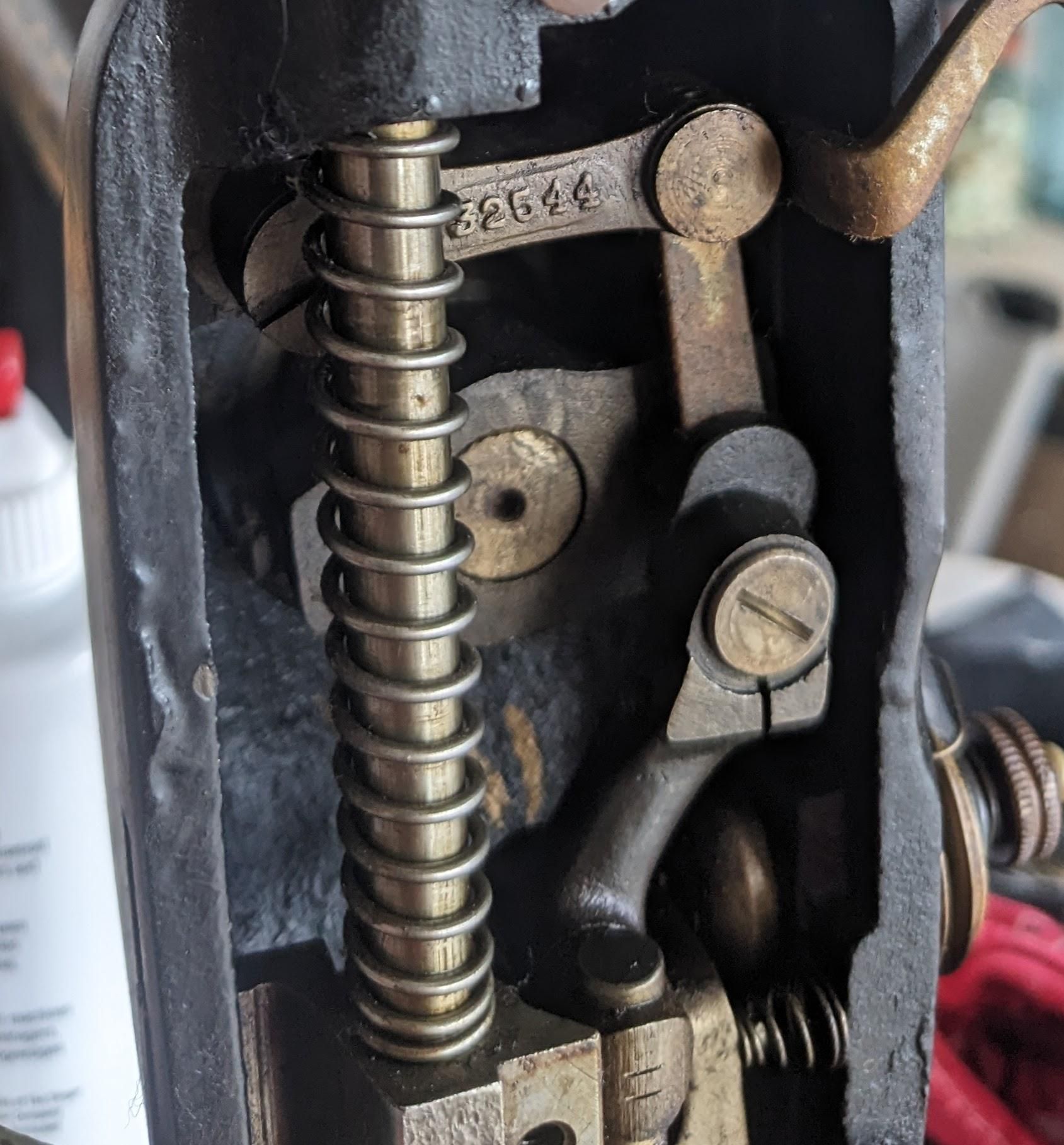 Rehab of a Singer 66-6 (La Bruja) : 9 Steps (with Pictures) - Instructables