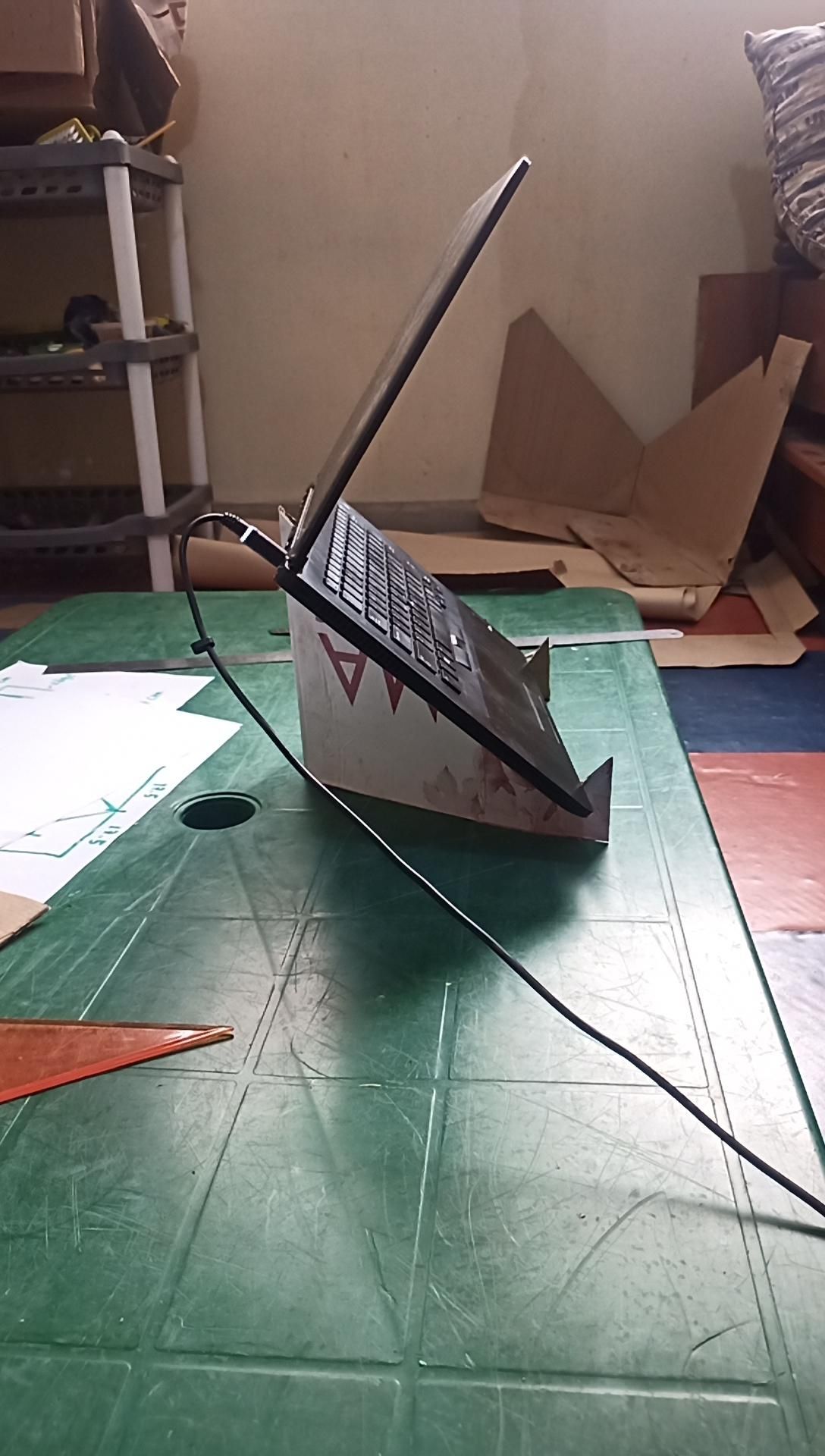 Cardboard Laptop Stand With Cooling Fan : 7 Steps - Instructables