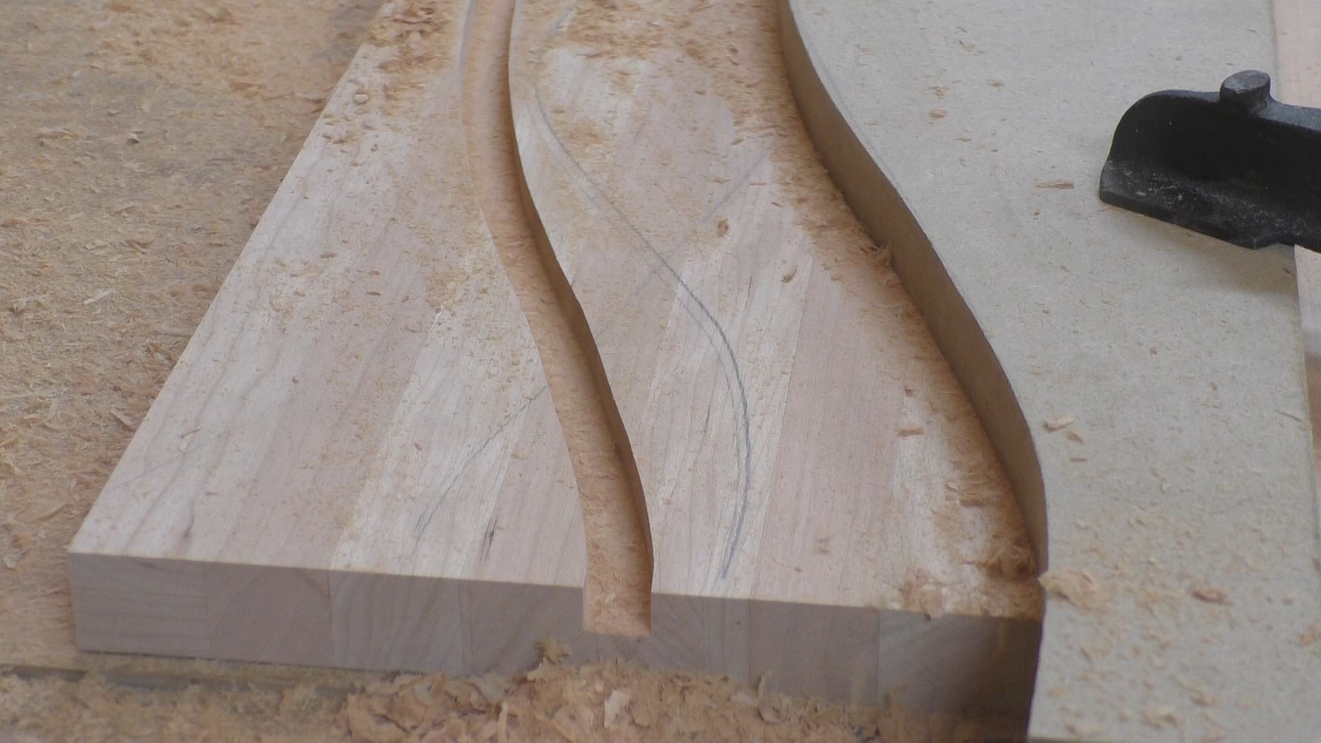 Cutting Board With Curved Inlay : 11 Steps (with Pictures) - Instructables