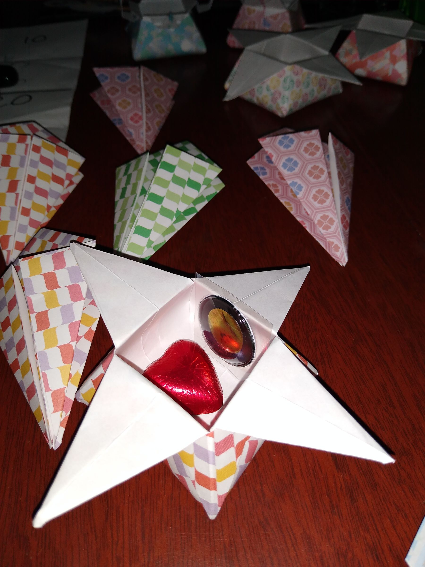 How to Make an Origami Star Box : 6 Steps (with Pictures) - Instructables