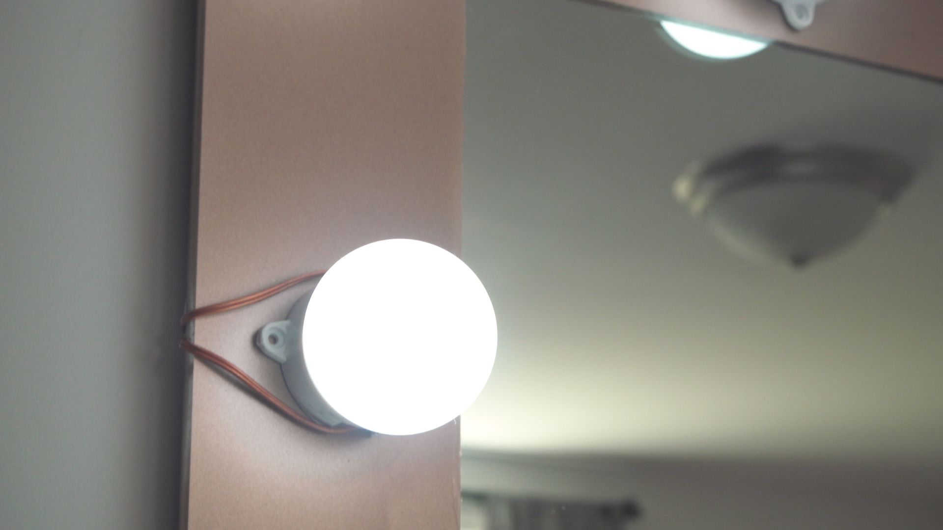 DIY Vanity Mirror : 16 Steps (with Pictures) - Instructables