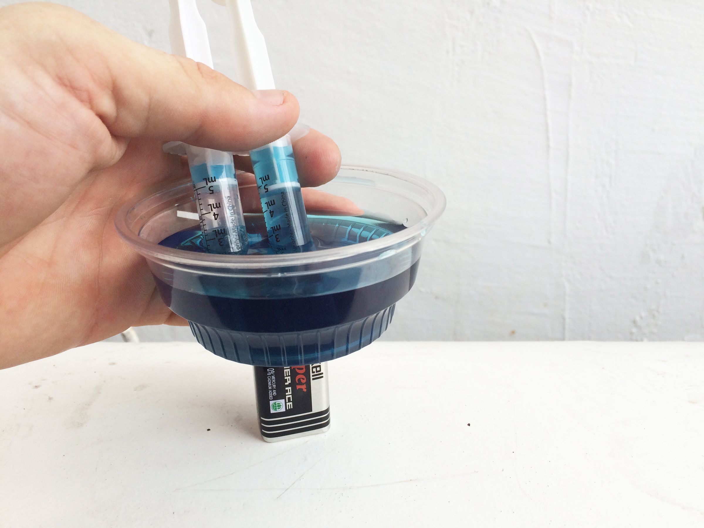 Splitting Water the Easy Way : 5 Steps (with Pictures) - Instructables