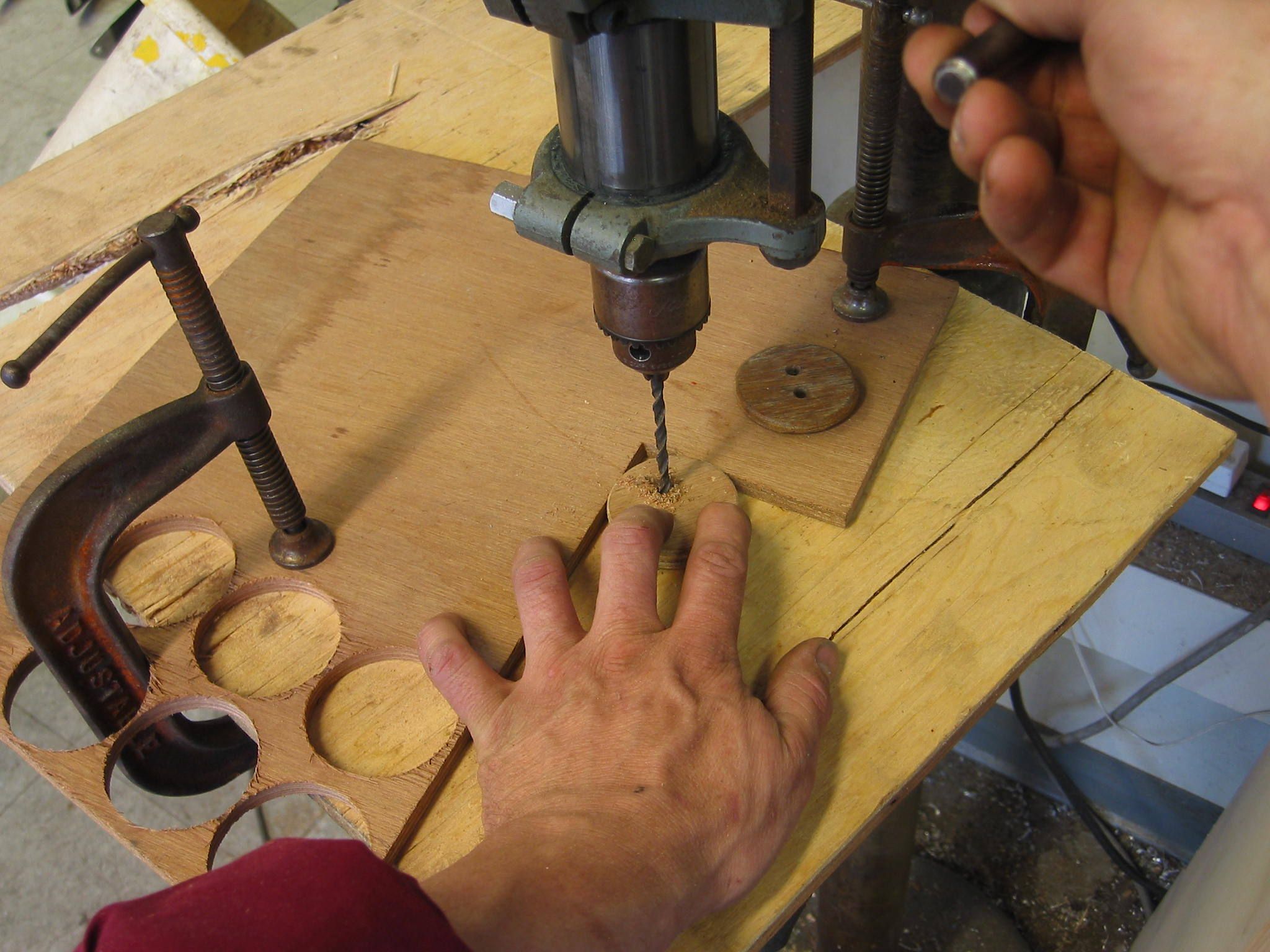Outrigger Lashing Buttons : 8 Steps (with Pictures) - Instructables