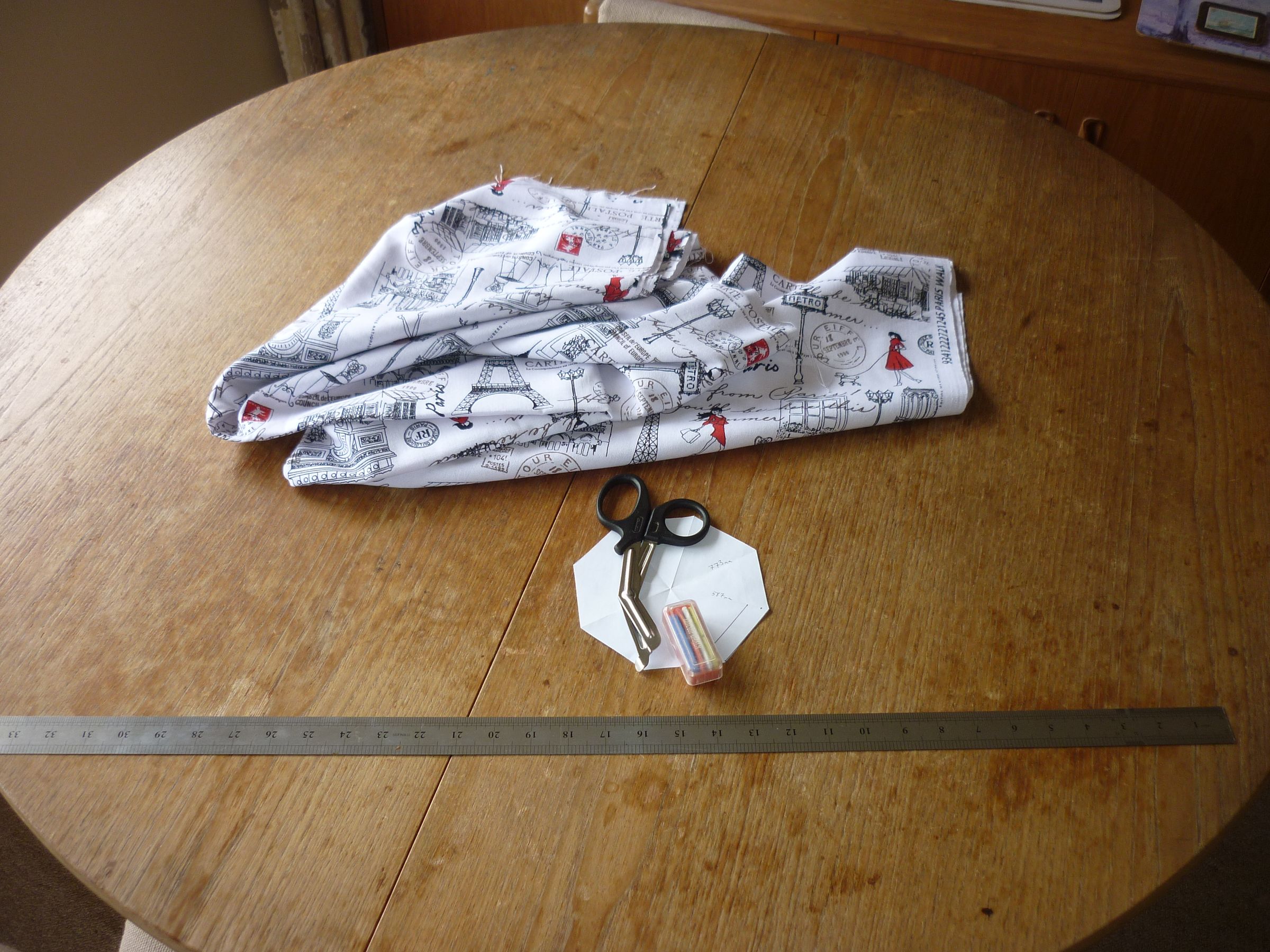 Sew an Octagonal Tablecloth Without a Pattern : 5 Steps - Instructables