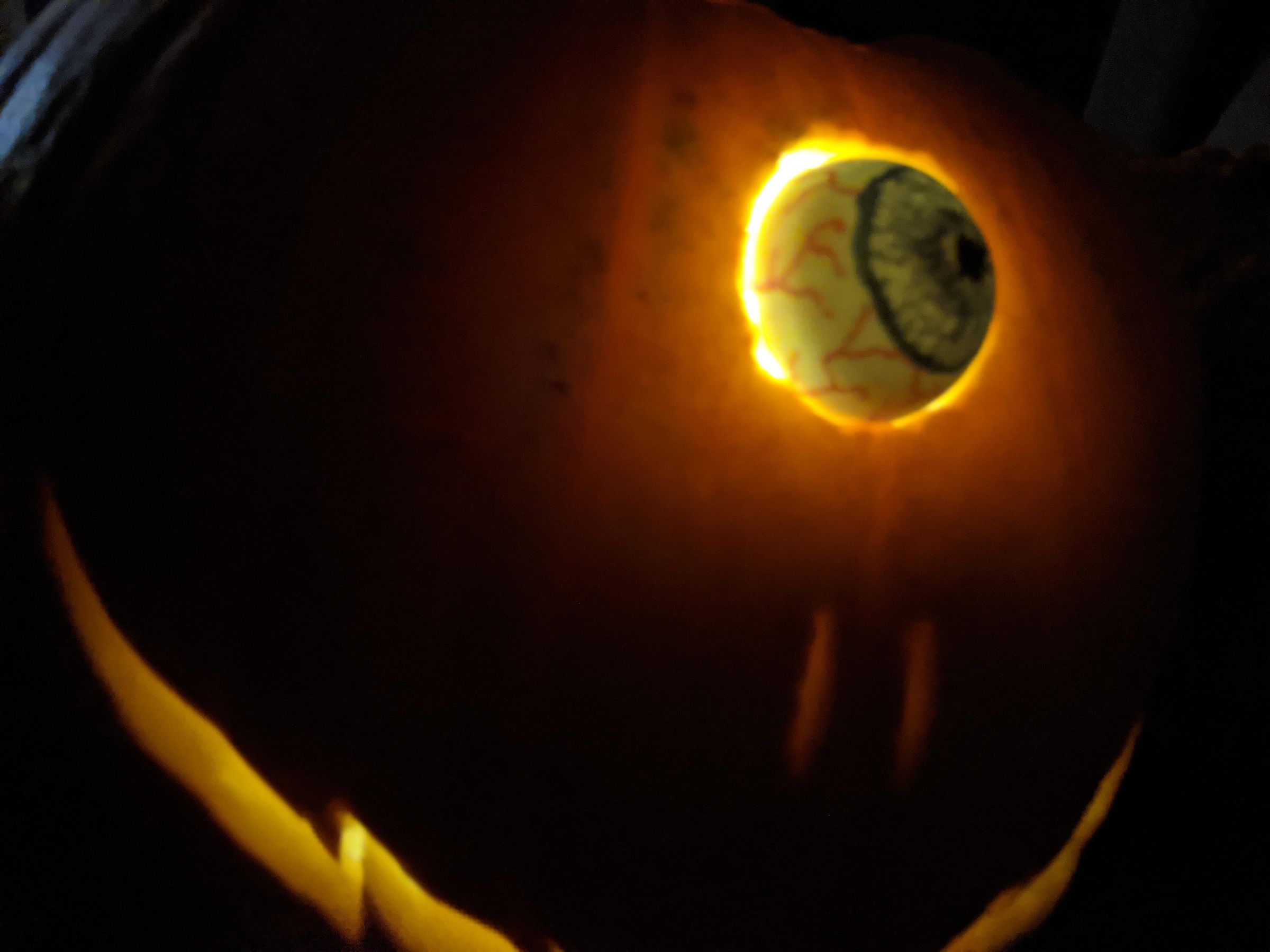 Halloween Pumpkin With a Moving Animatronic Eye | This Pumpkin Can Roll ...