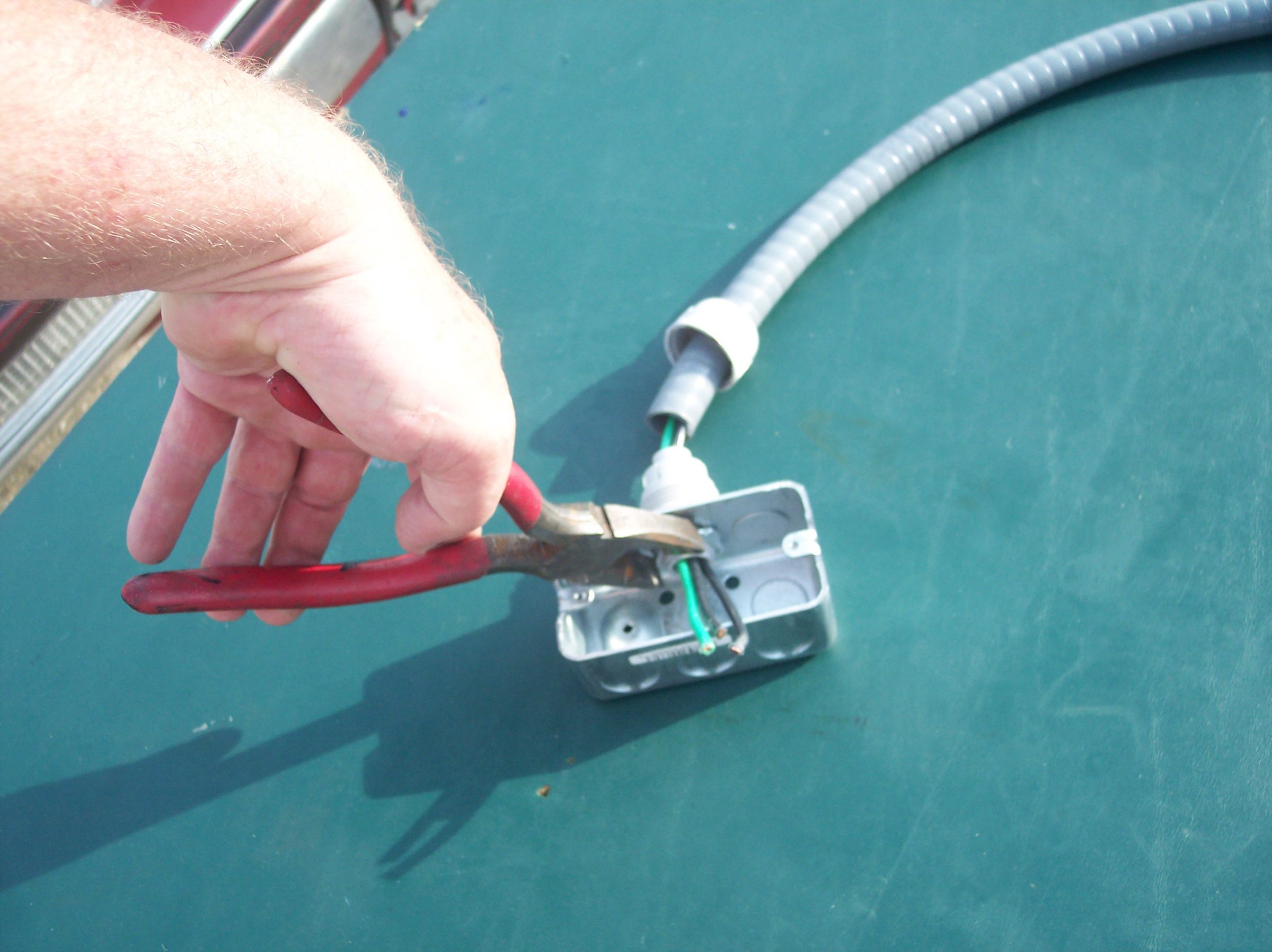 How to Repair and Remove Conduit for Electric Wires : 15 Steps ...