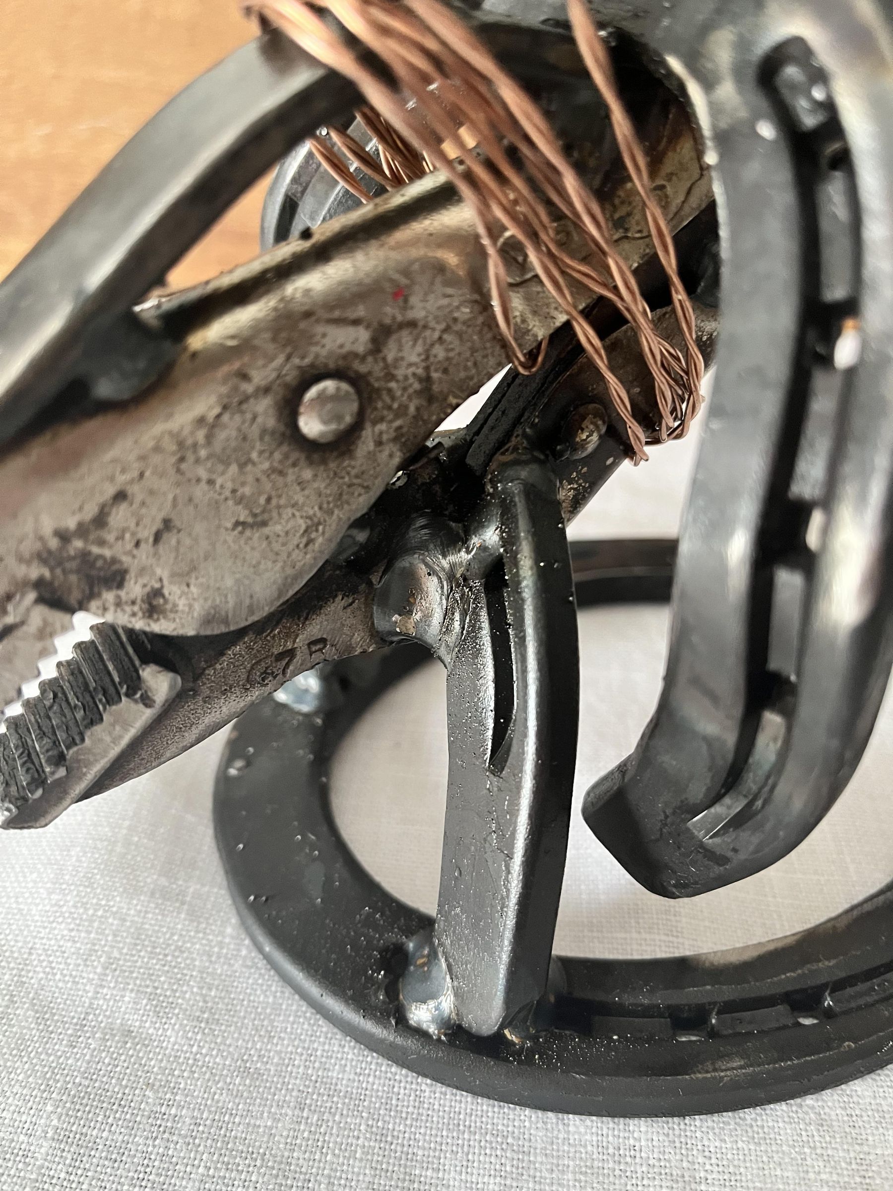 Horseshoe Bull Rider : 5 Steps - Instructables