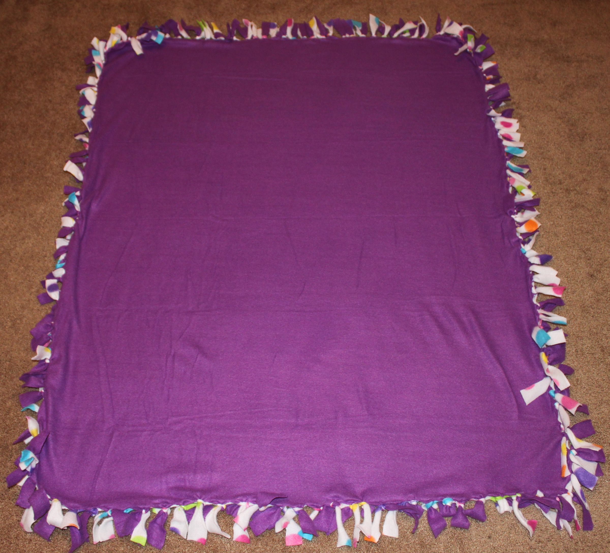 Easy Peasy No Sew Blanket : 9 Steps - Instructables