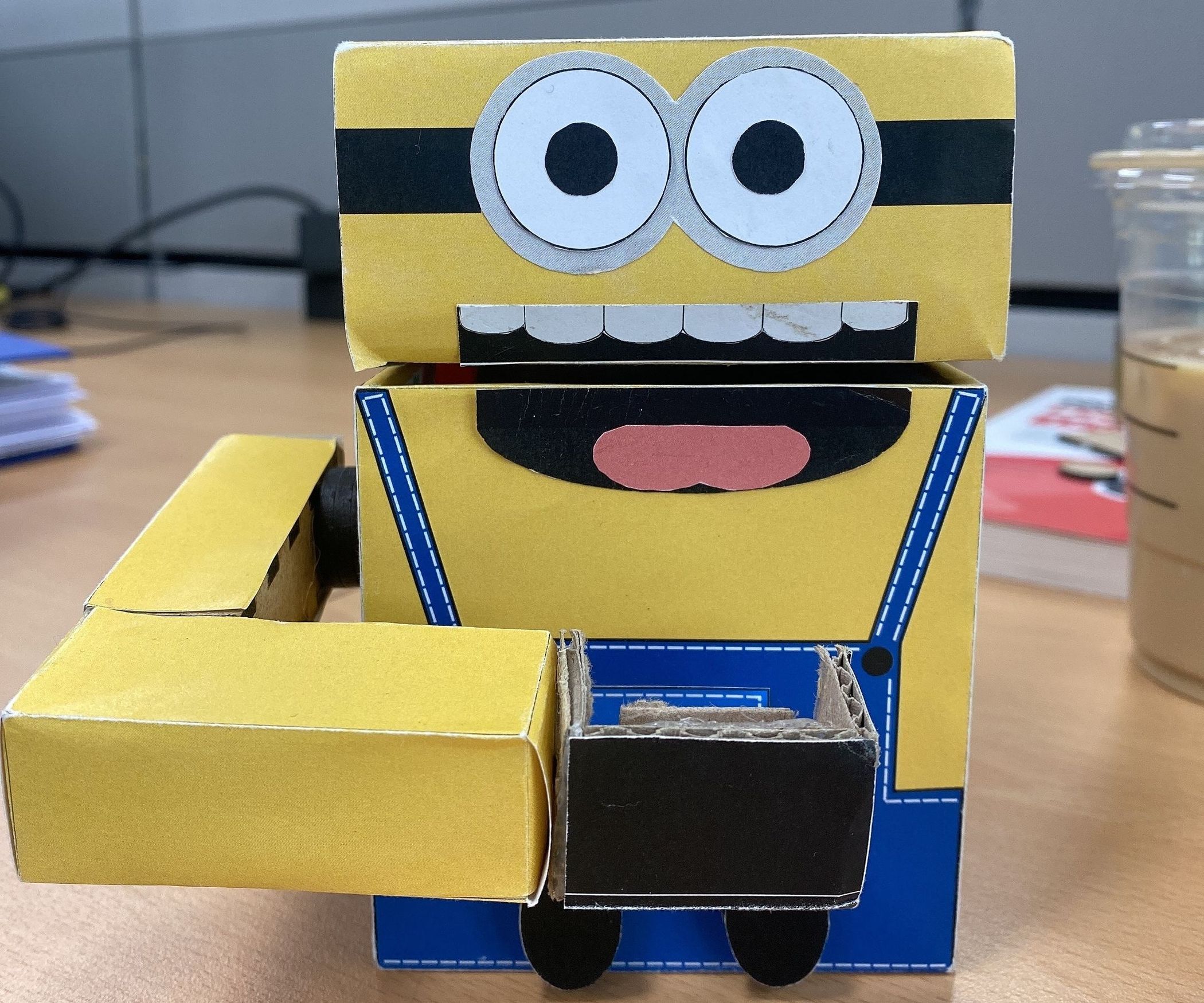 Minion Coin Eating Robot : 19 Steps (with Pictures) - Instructables
