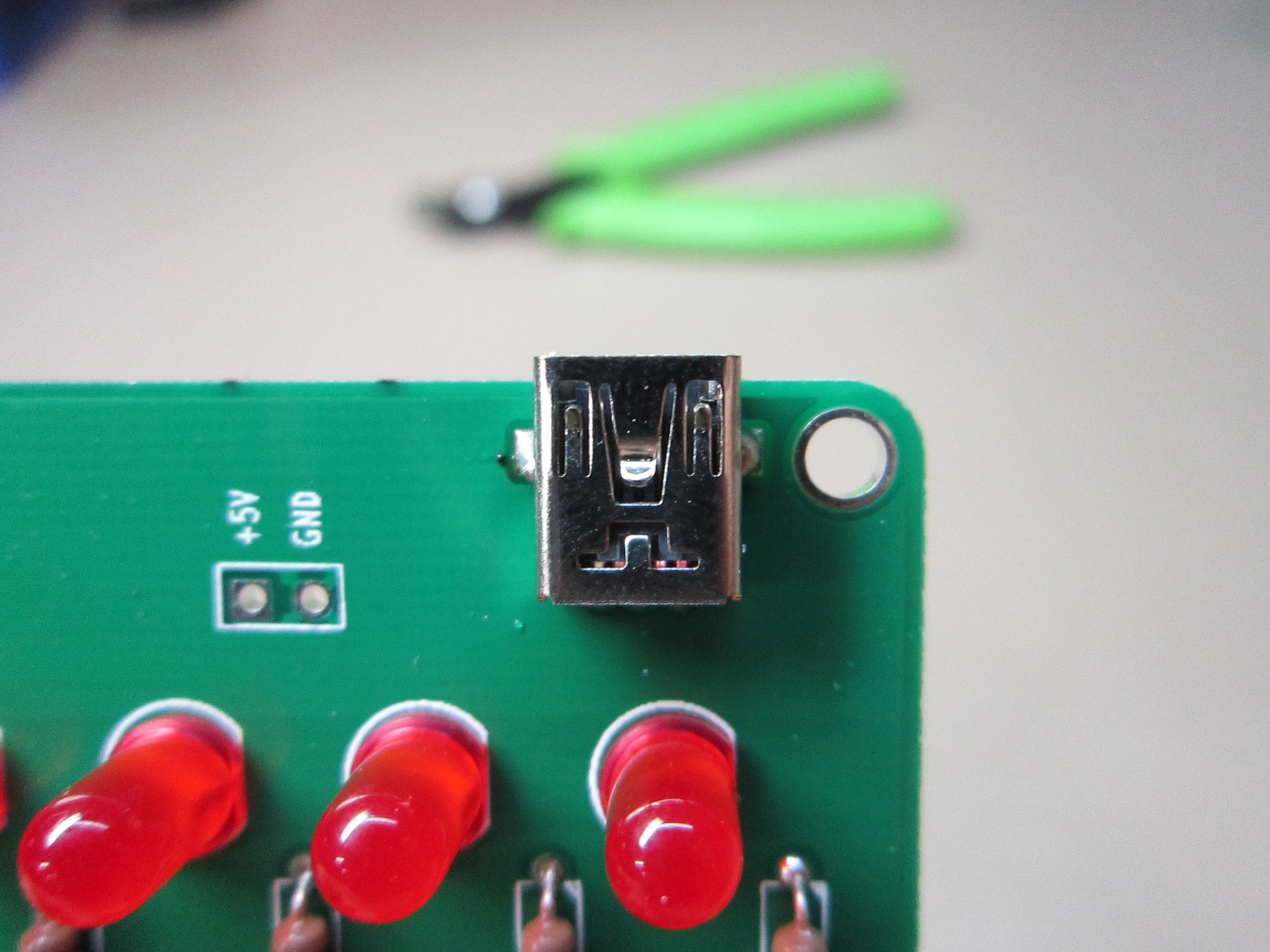 Binary Thermometer USB Powered : 8 Steps - Instructables