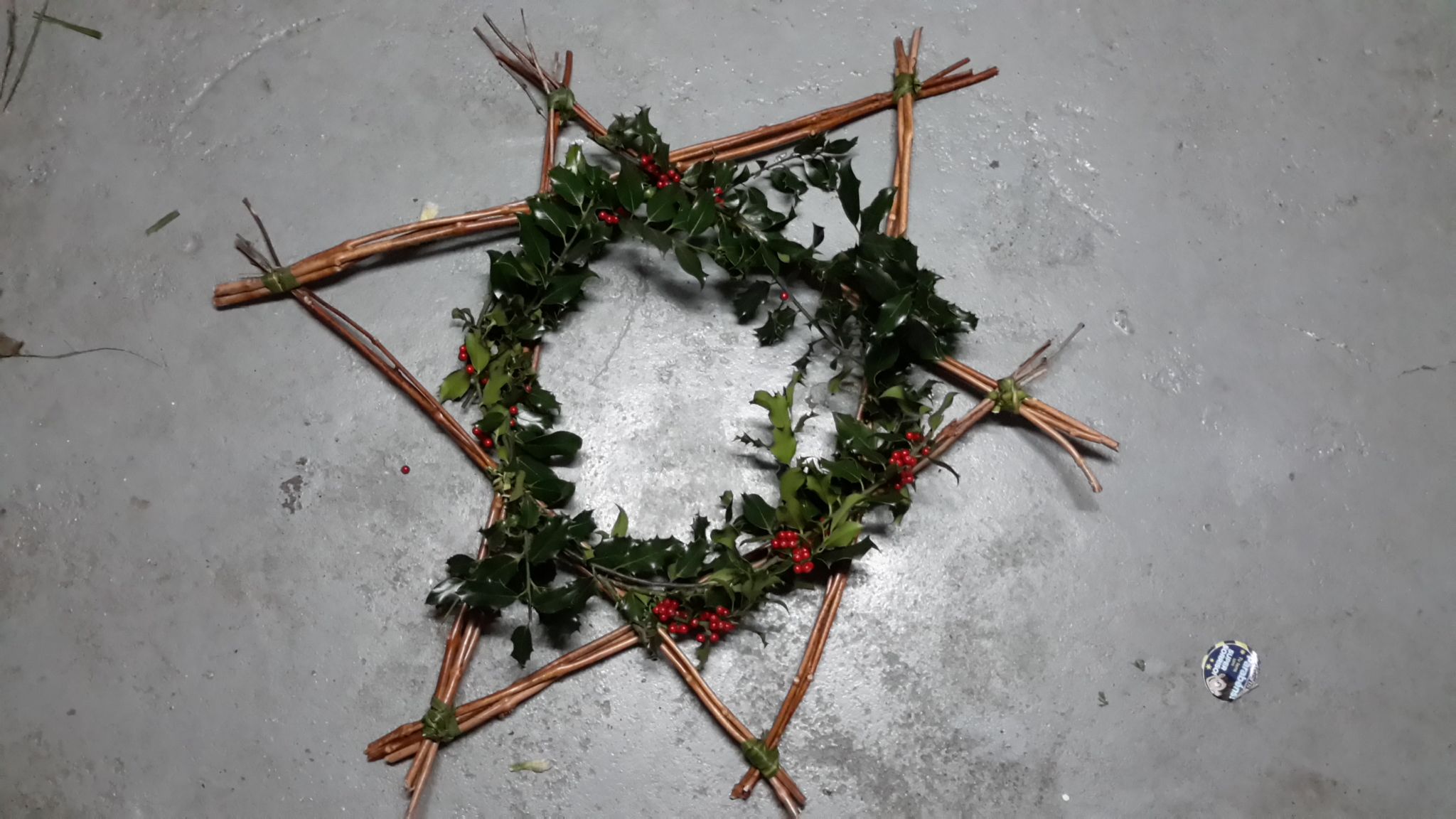 DIY Rustic Star Wreath : 8 Steps (with Pictures) - Instructables