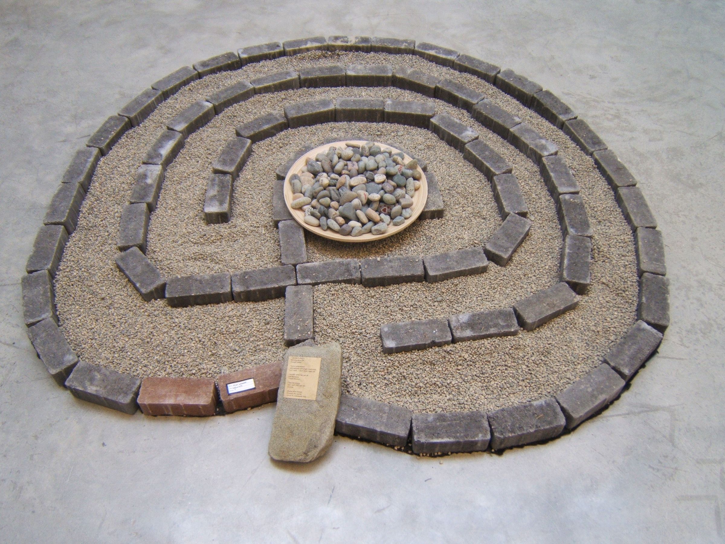 How to Make a Labyrinth for Your School's Art Gallery : 7 Steps ...