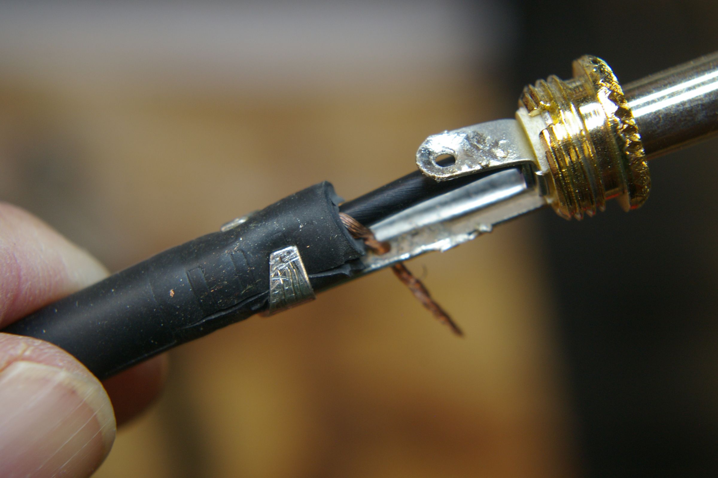 How to Fix, Repair or Make a 1/4" Inch Guitar Cable : 8 Steps ...