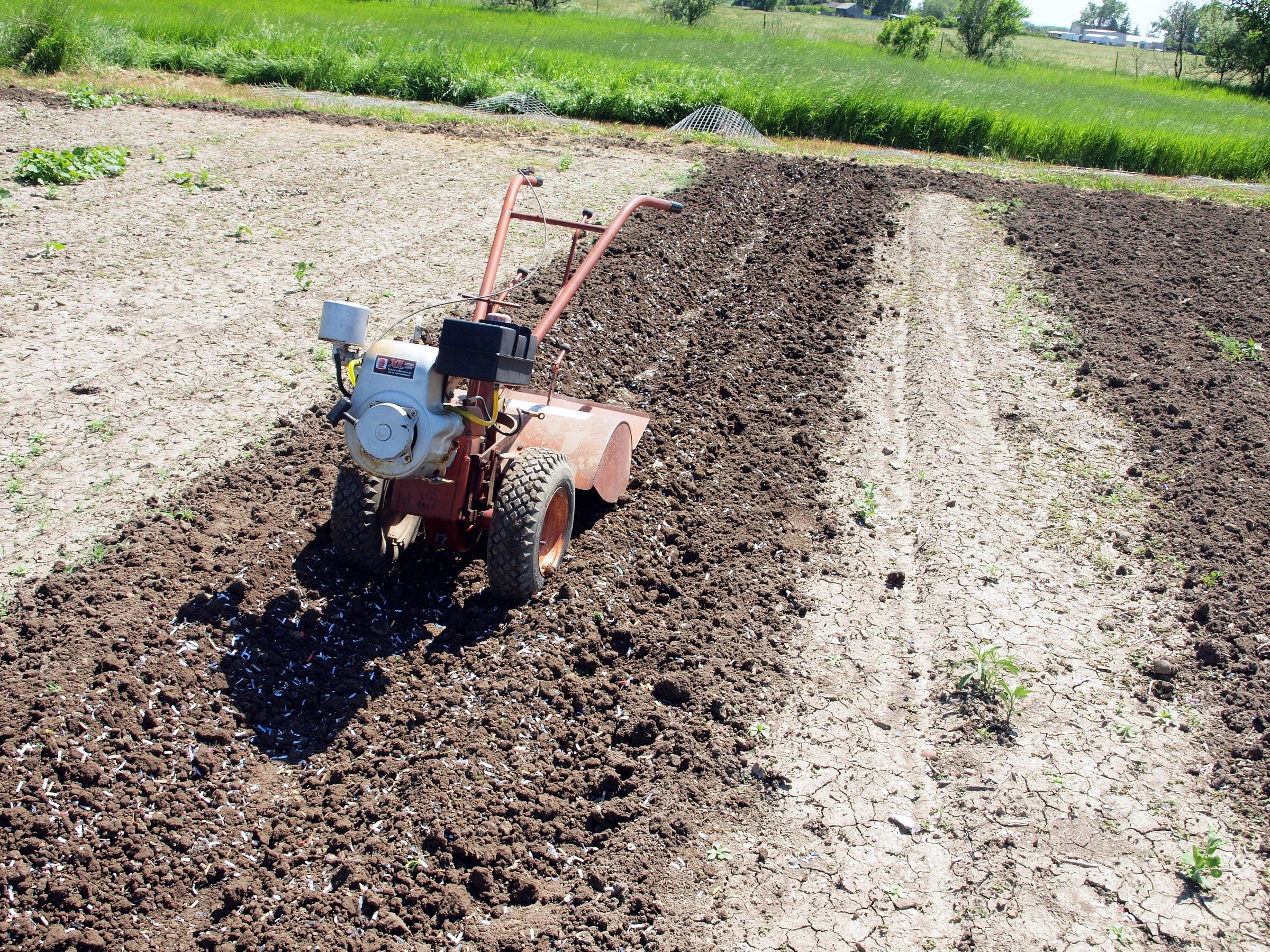How to Resurrect and Fix a Long Abandoned Rototiller. : 7 Steps (with ...