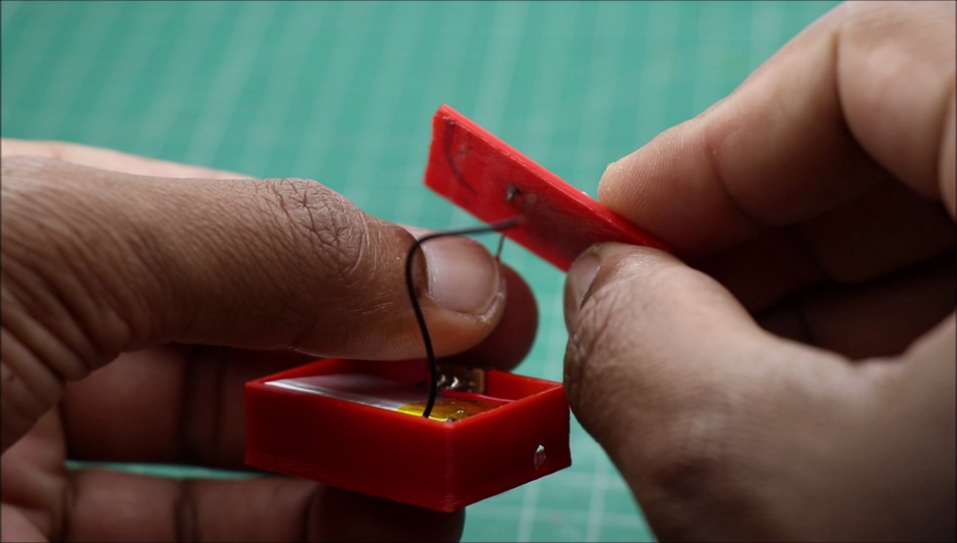How to Make Mini Rechargeable Powerful LED Light : 8 Steps (with ...