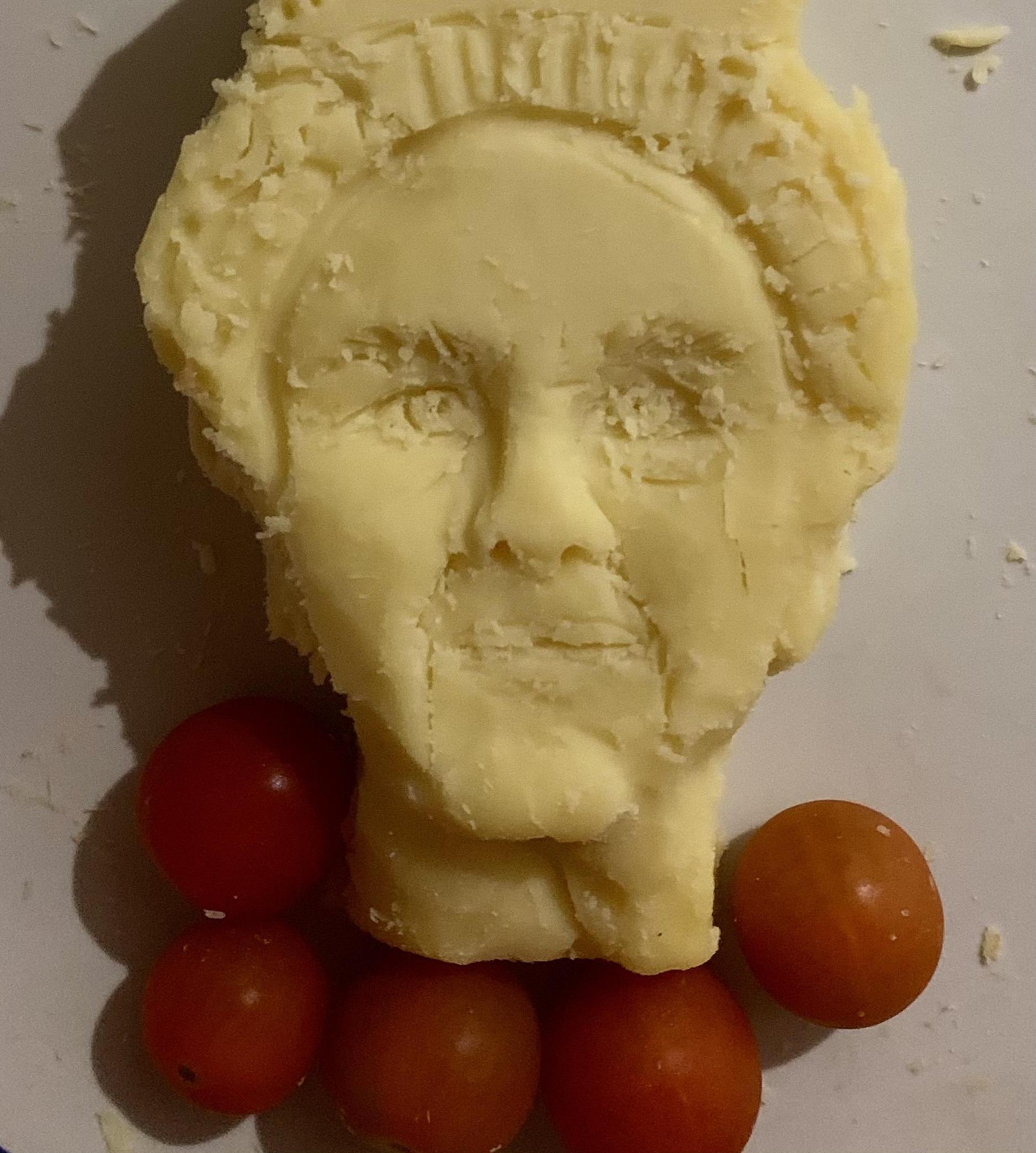 Queen Elizabeth II As a Block of Cheese : 5 Steps - Instructables