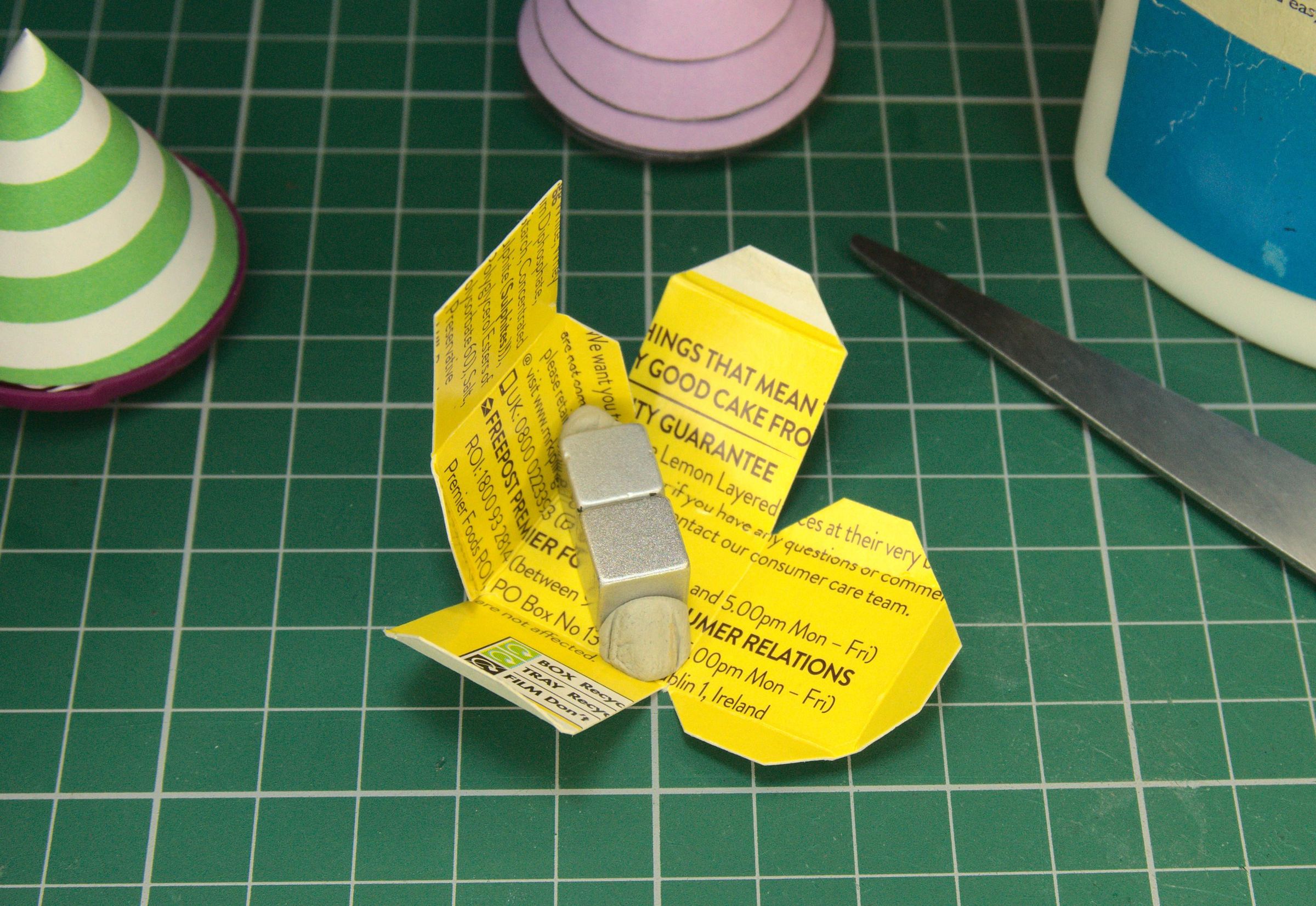 Magnetic Spinning Desk Toy : 5 Steps (with Pictures) - Instructables