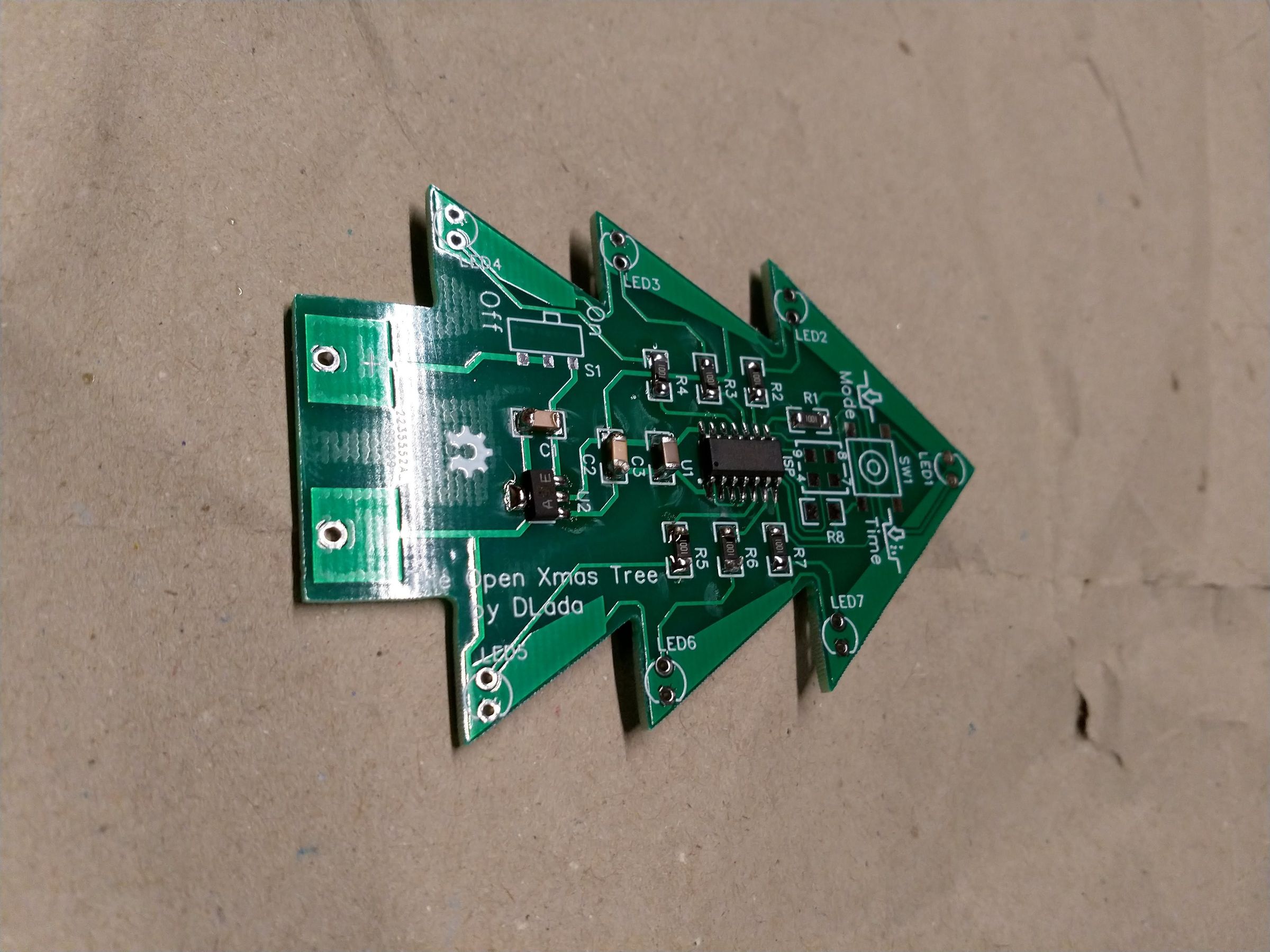 The Open Xmas Tree : 5 Steps - Instructables