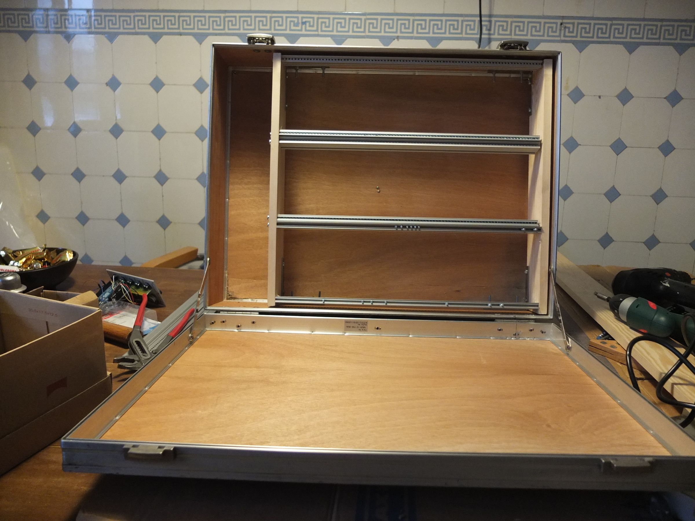 Build Your Own Low-cost Eurorack-Suitcase : 6 Steps (with Pictures ...