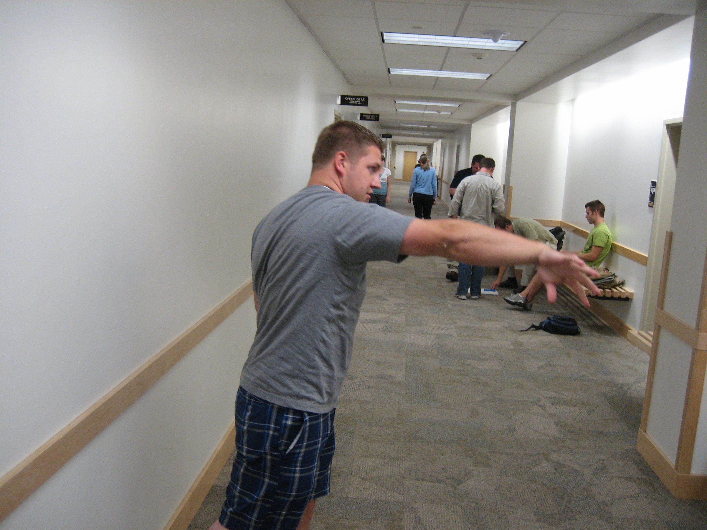 How to Throw a Football : 6 Steps (with Pictures) - Instructables