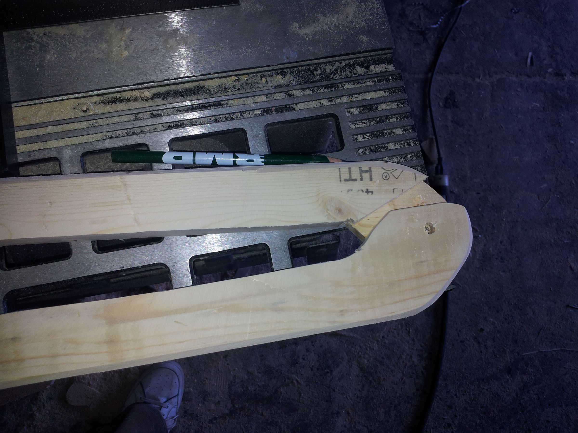 Quick and Easy Lapstrake Clamps for Boat Builders : 7 Steps - Instructables