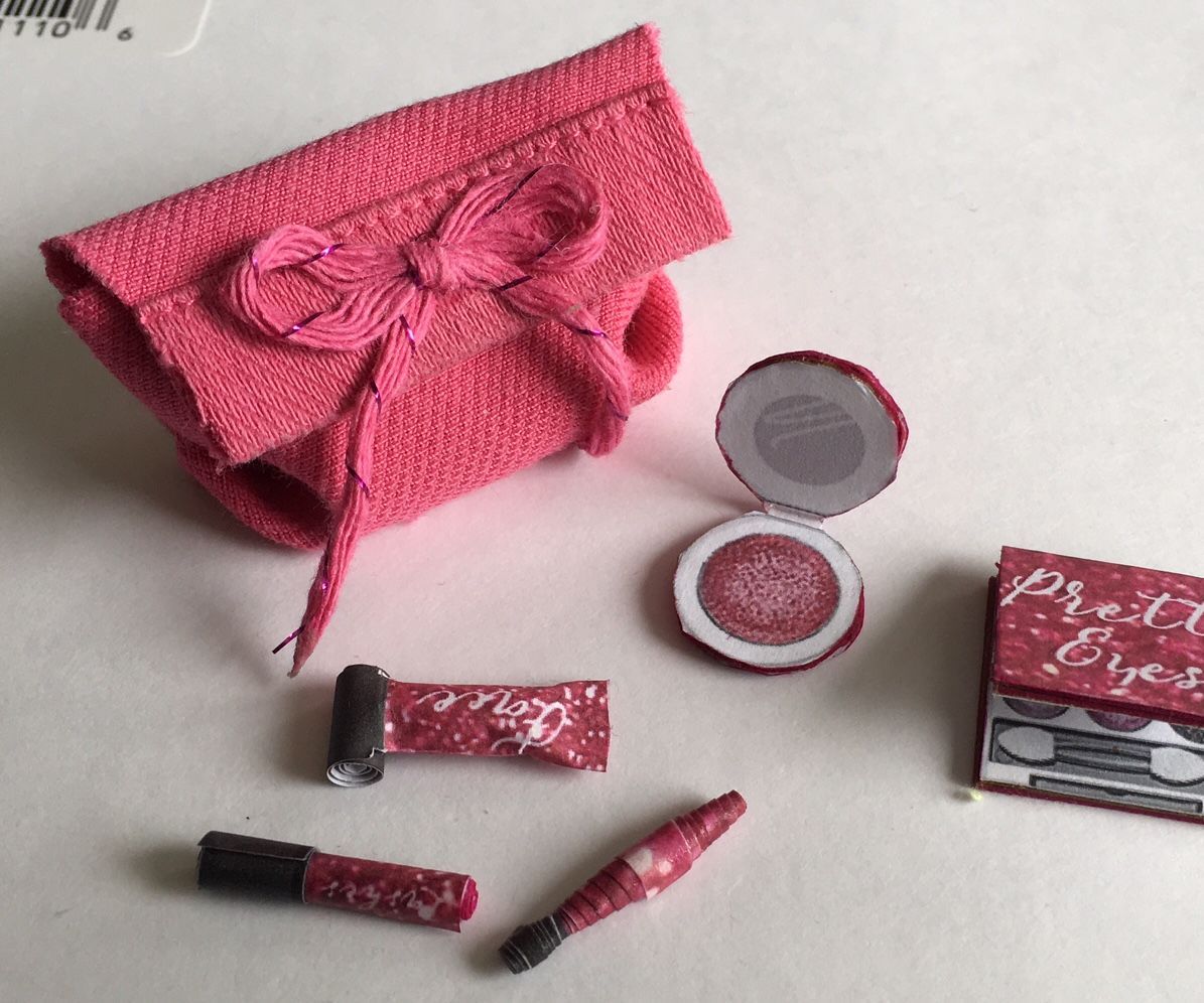 Miniature Makeup Bag : 5 Steps - Instructables