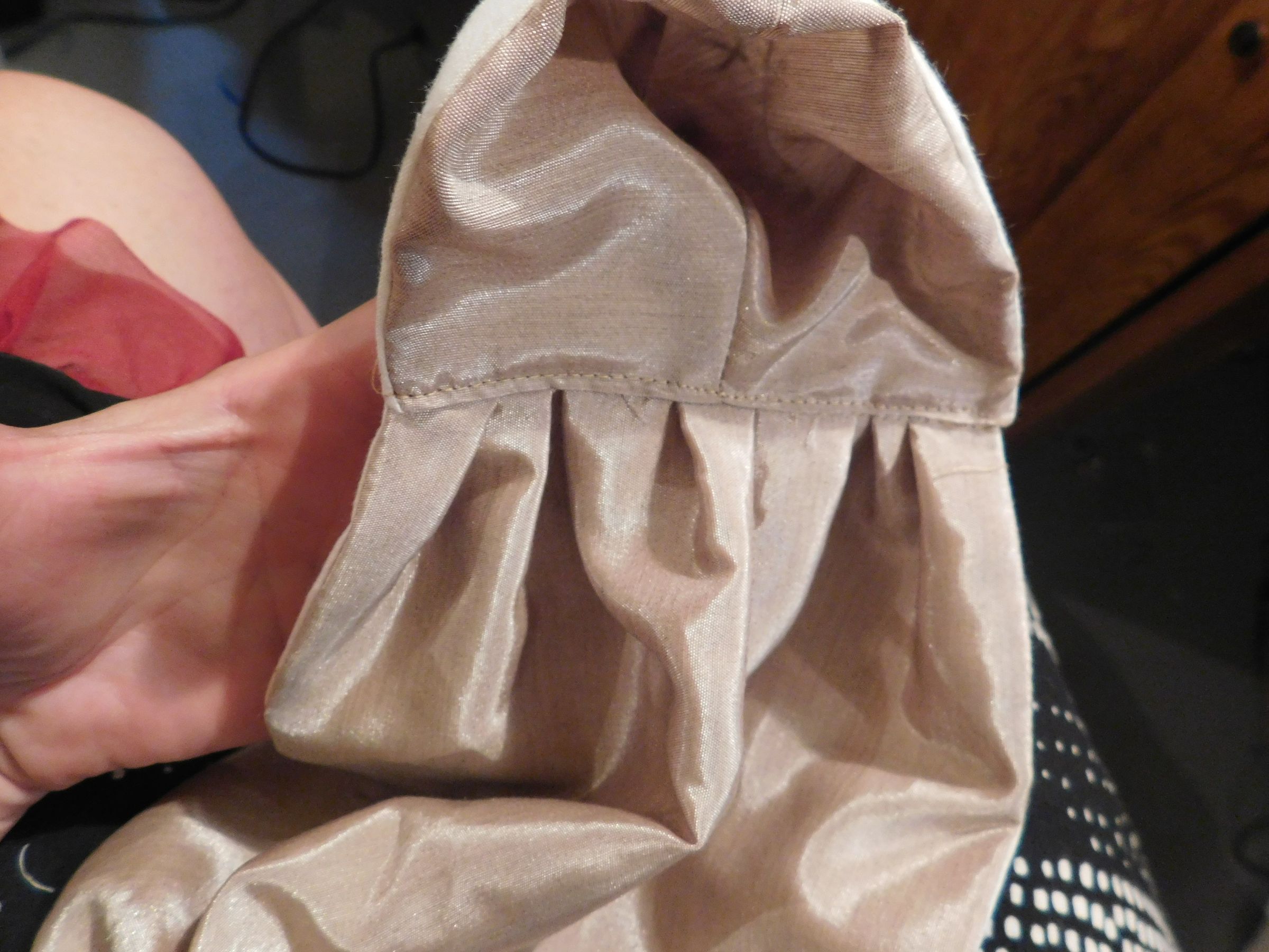 Dr. Doom Cape: Scaled, Mini/full : 9 Steps (with Pictures) - Instructables