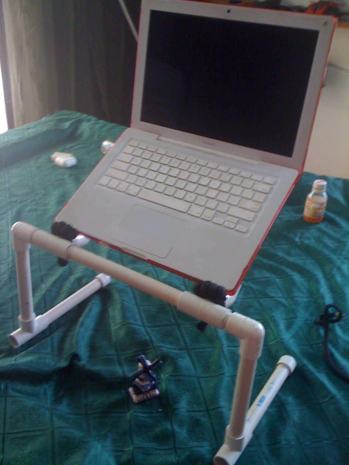 Laptop STAND PVC Table : 12 Steps - Instructables