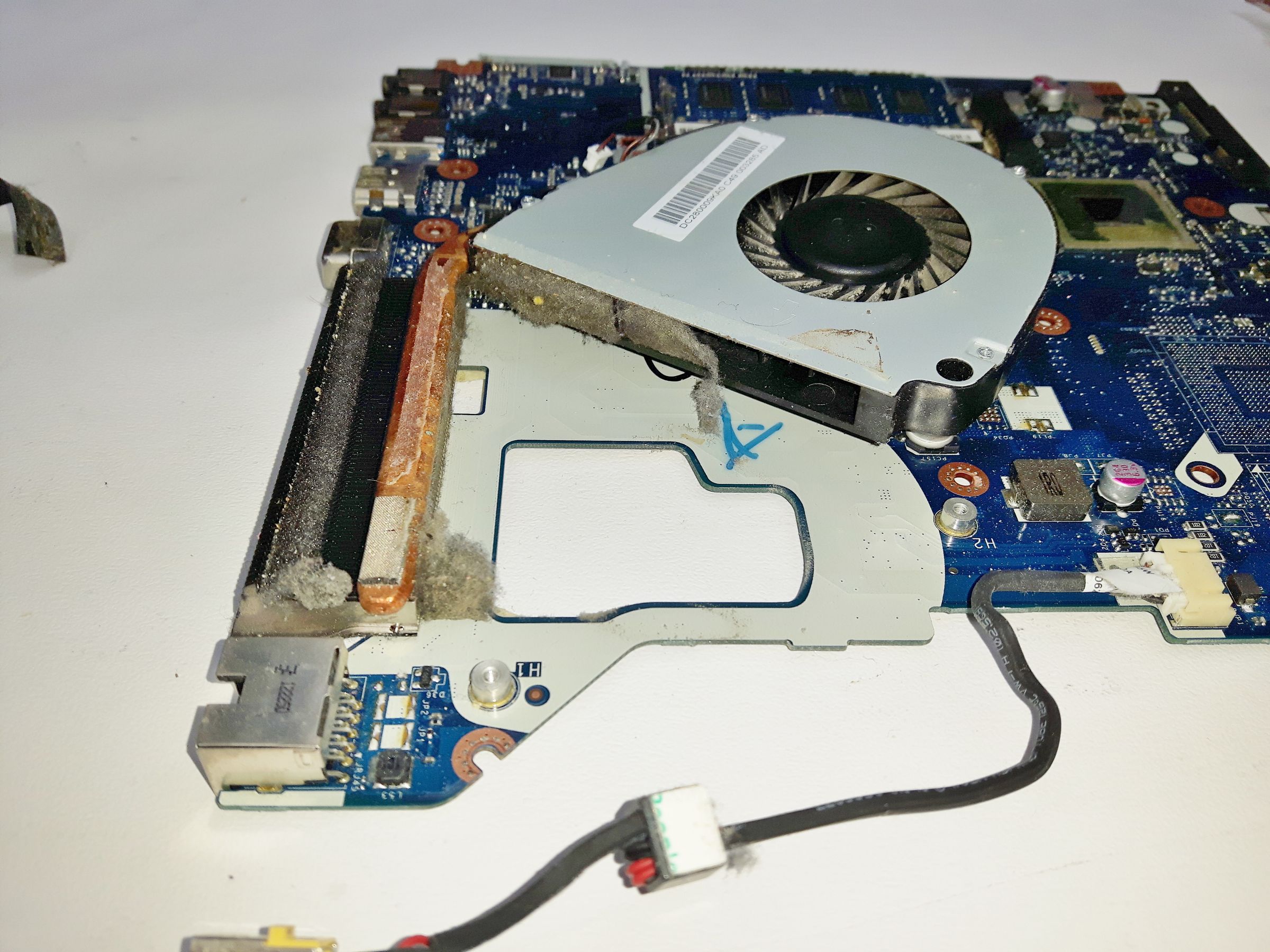 Laptop Deep Clean + Hinge Replacement : 11 Steps (with Pictures ...