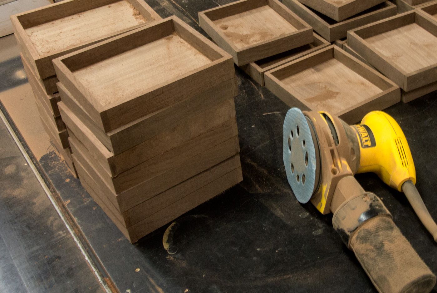 Food-Safe Wood Finish With Shellac (+ Bee's Wax / Walnut Oil) : 6 Steps ...