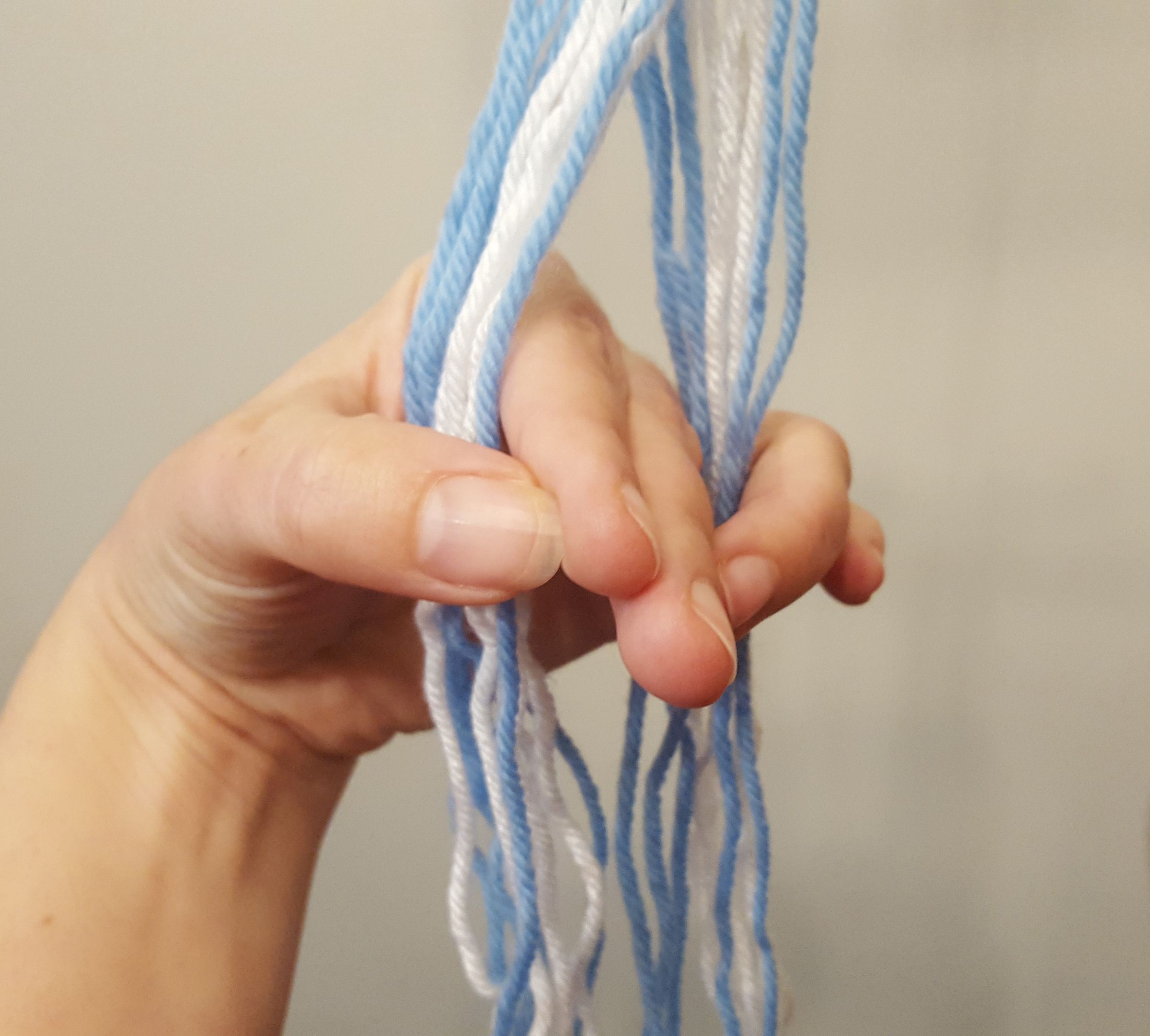 How to Fingerweave Something : 17 Steps (with Pictures) - Instructables