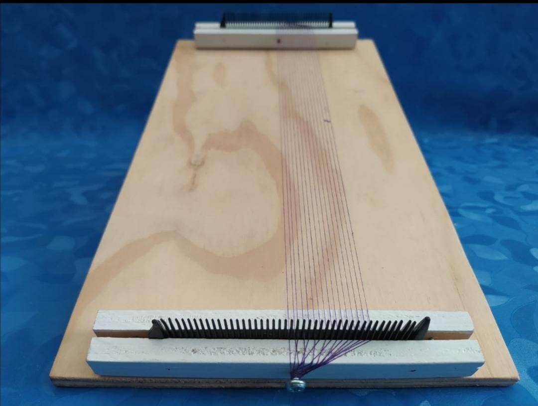 Loom With Combs : 10 Steps (with Pictures) - Instructables