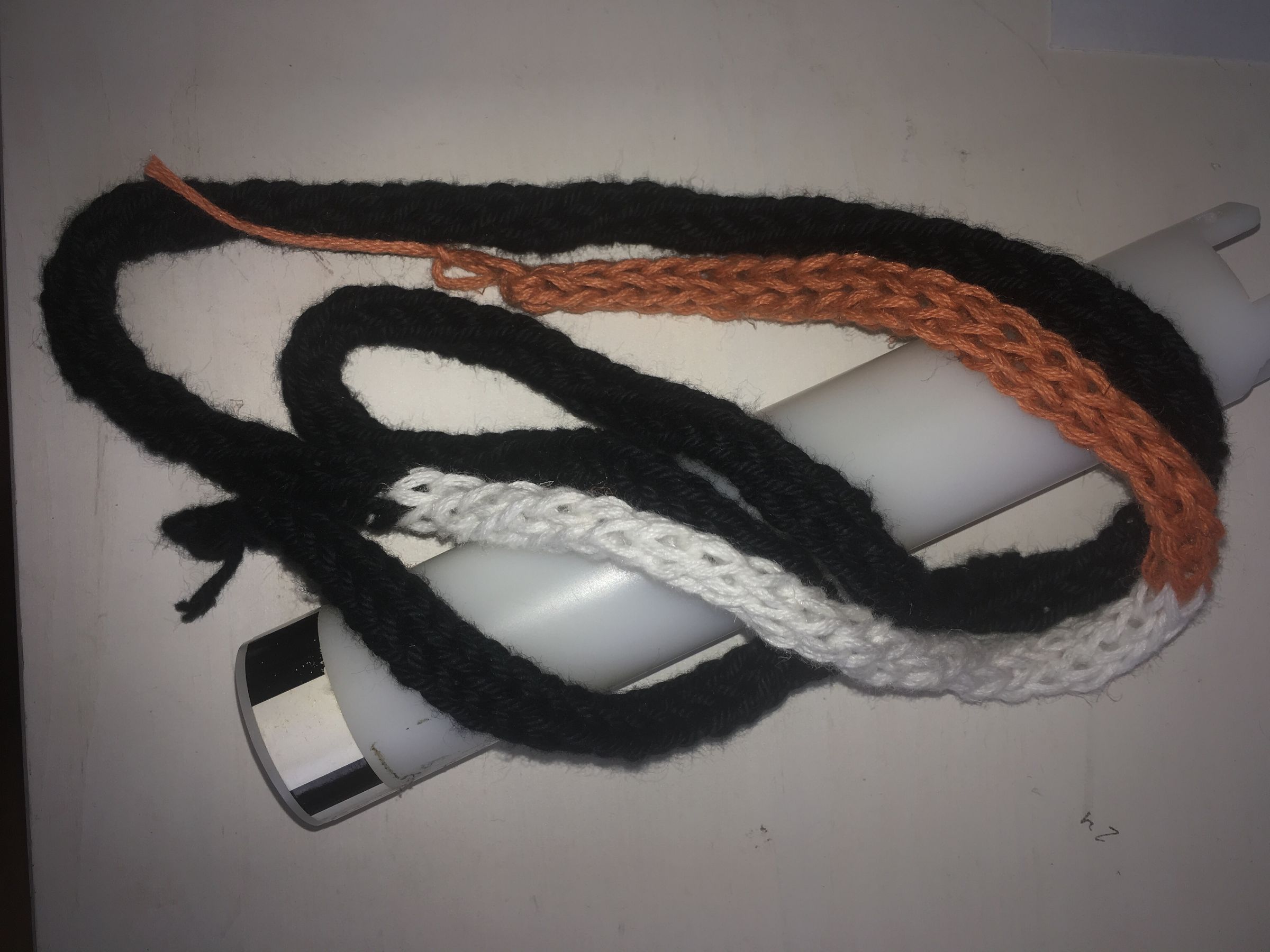 Knitting With a Piece of Plastic Pipe & Technique : 4 Steps (with ...