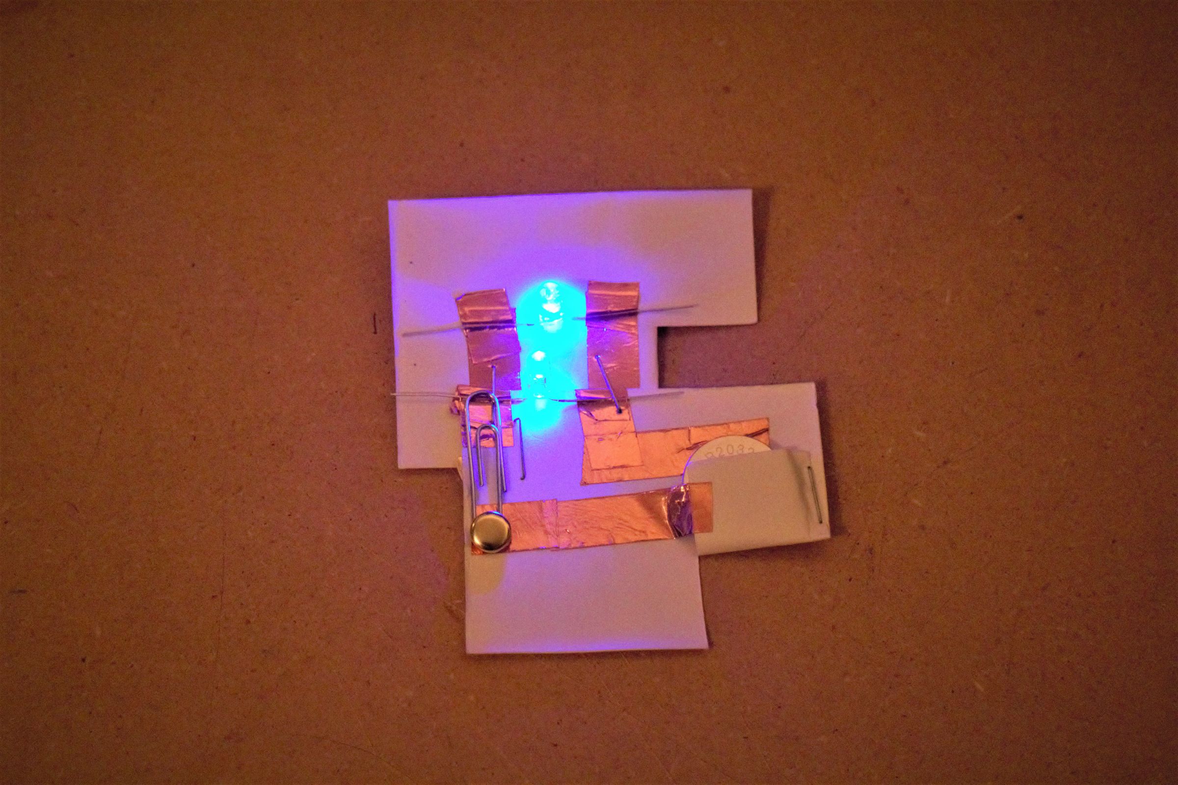 Make a Light-Up Holiday Card! : 4 Steps - Instructables