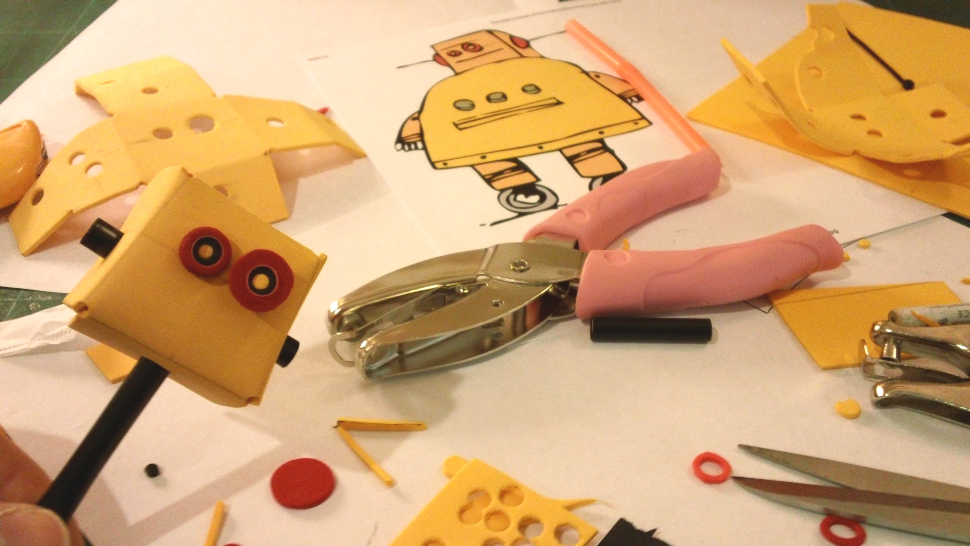 Strawbots: Instructables Robot : 12 Steps (with Pictures) - Instructables